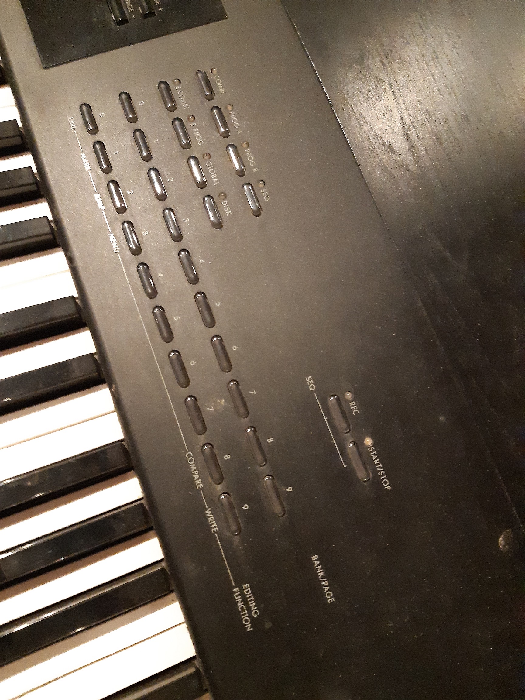 T1 - Korg T1 - Audiofanzine