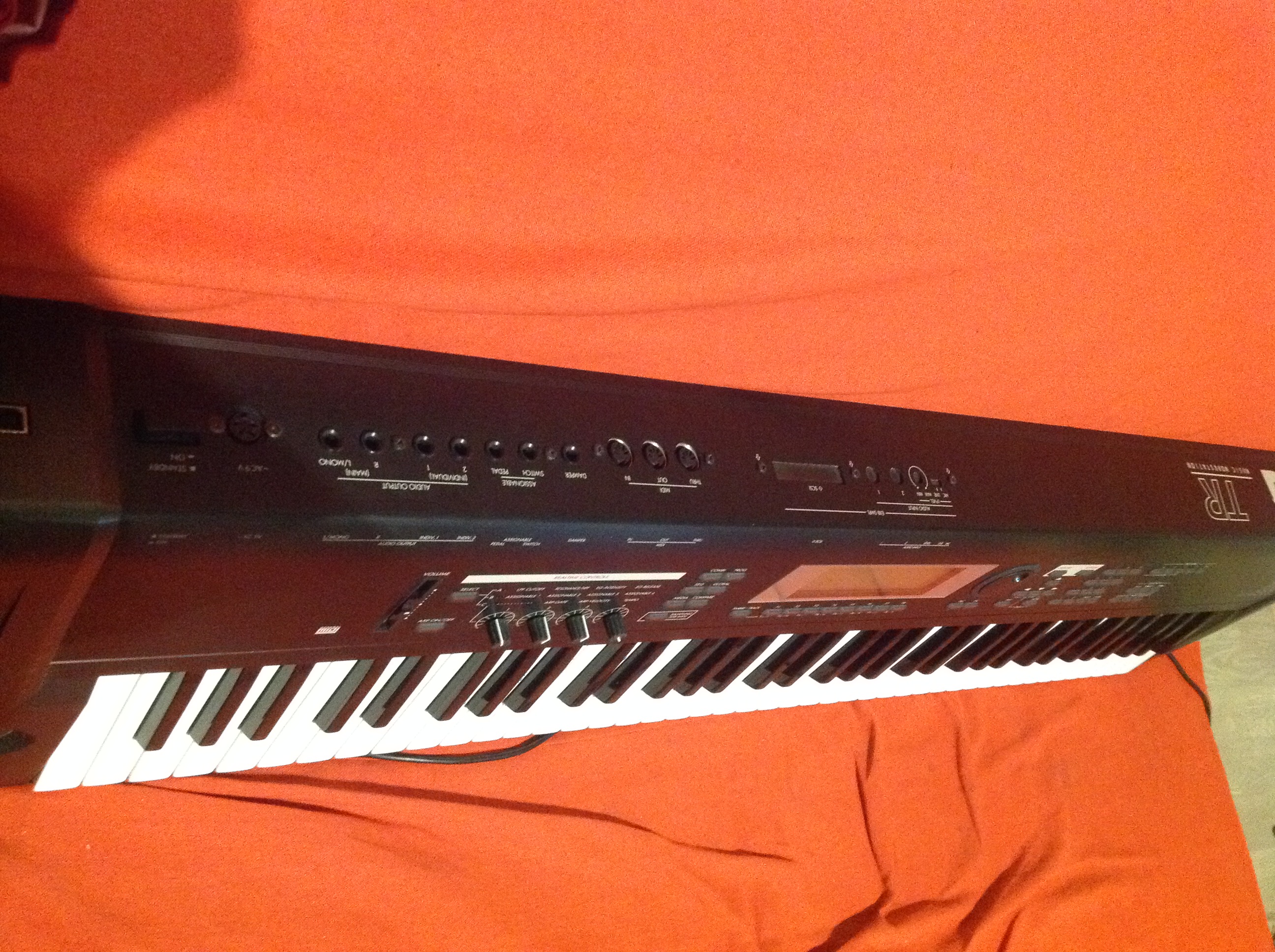 TR 76 - Korg Tr 76 - Audiofanzine