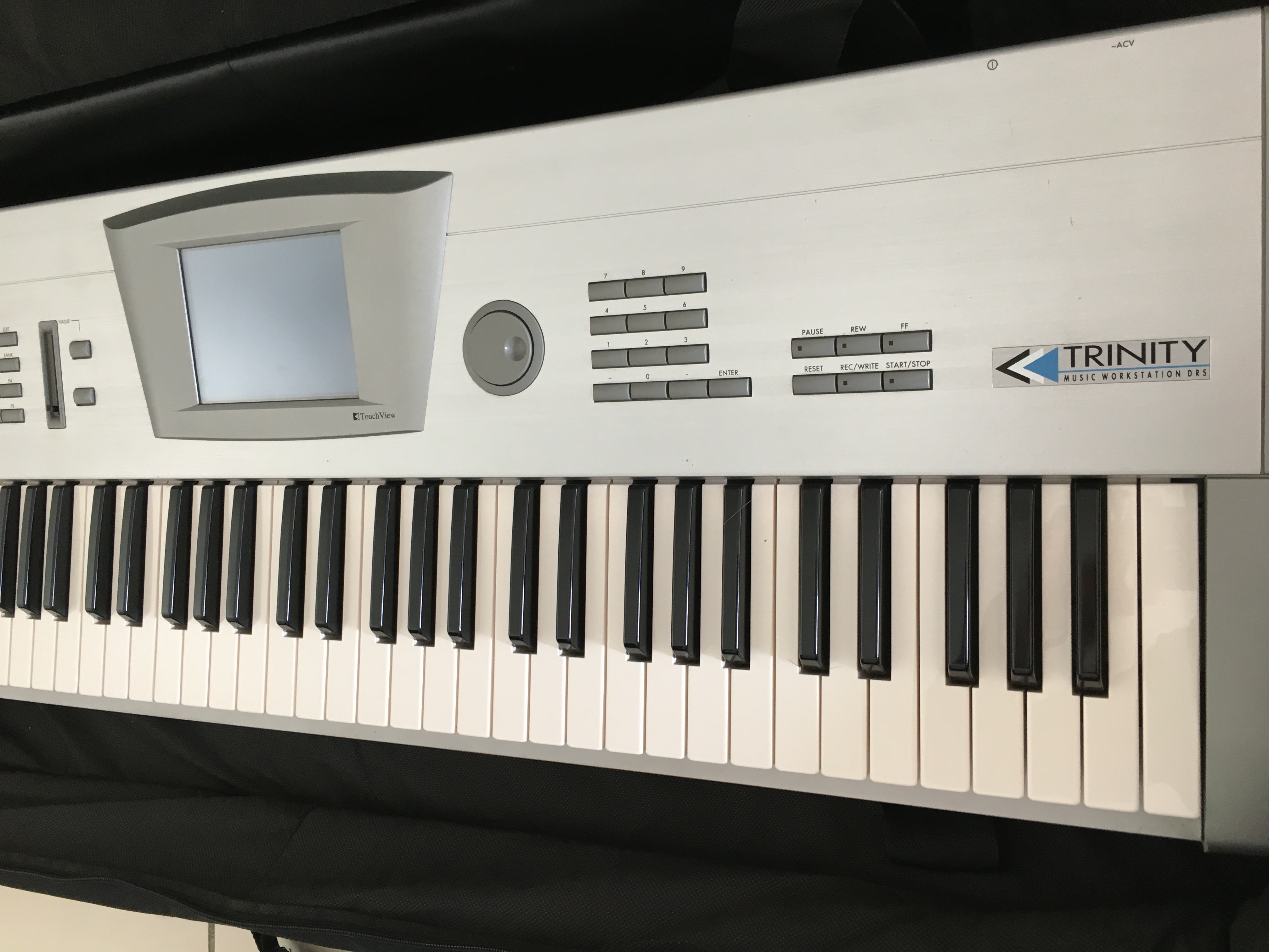 Trinity - Korg Trinity - Audiofanzine