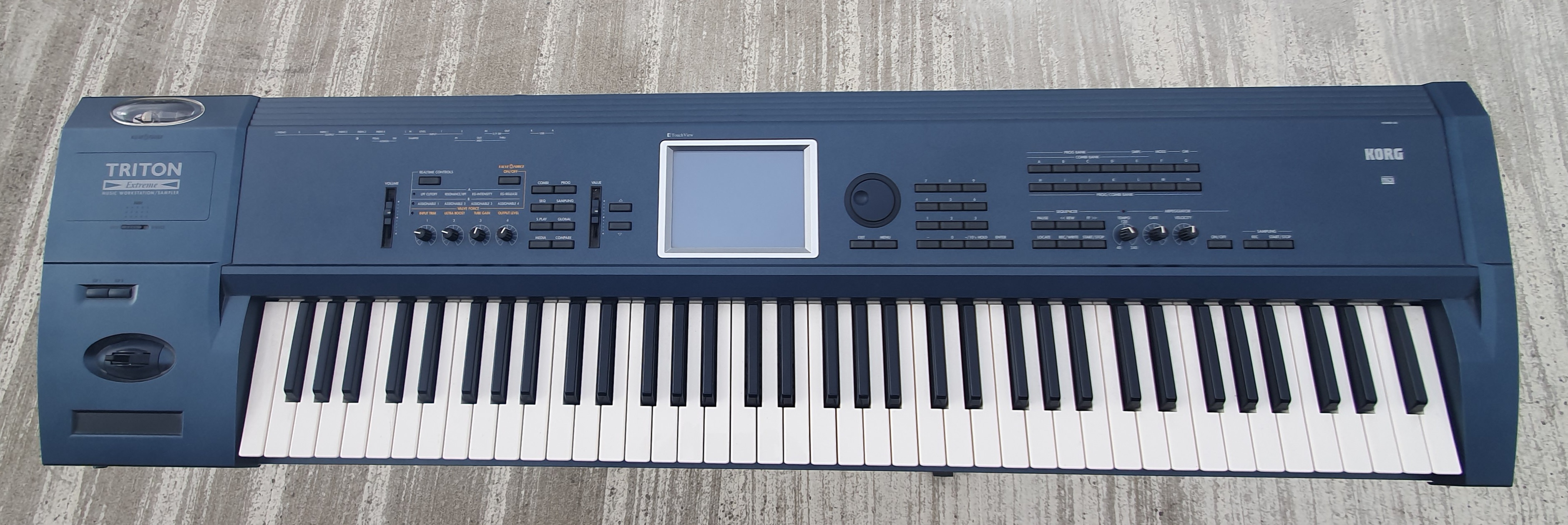 Triton Extreme 76 - Korg Triton Extreme 76 - Audiofanzine