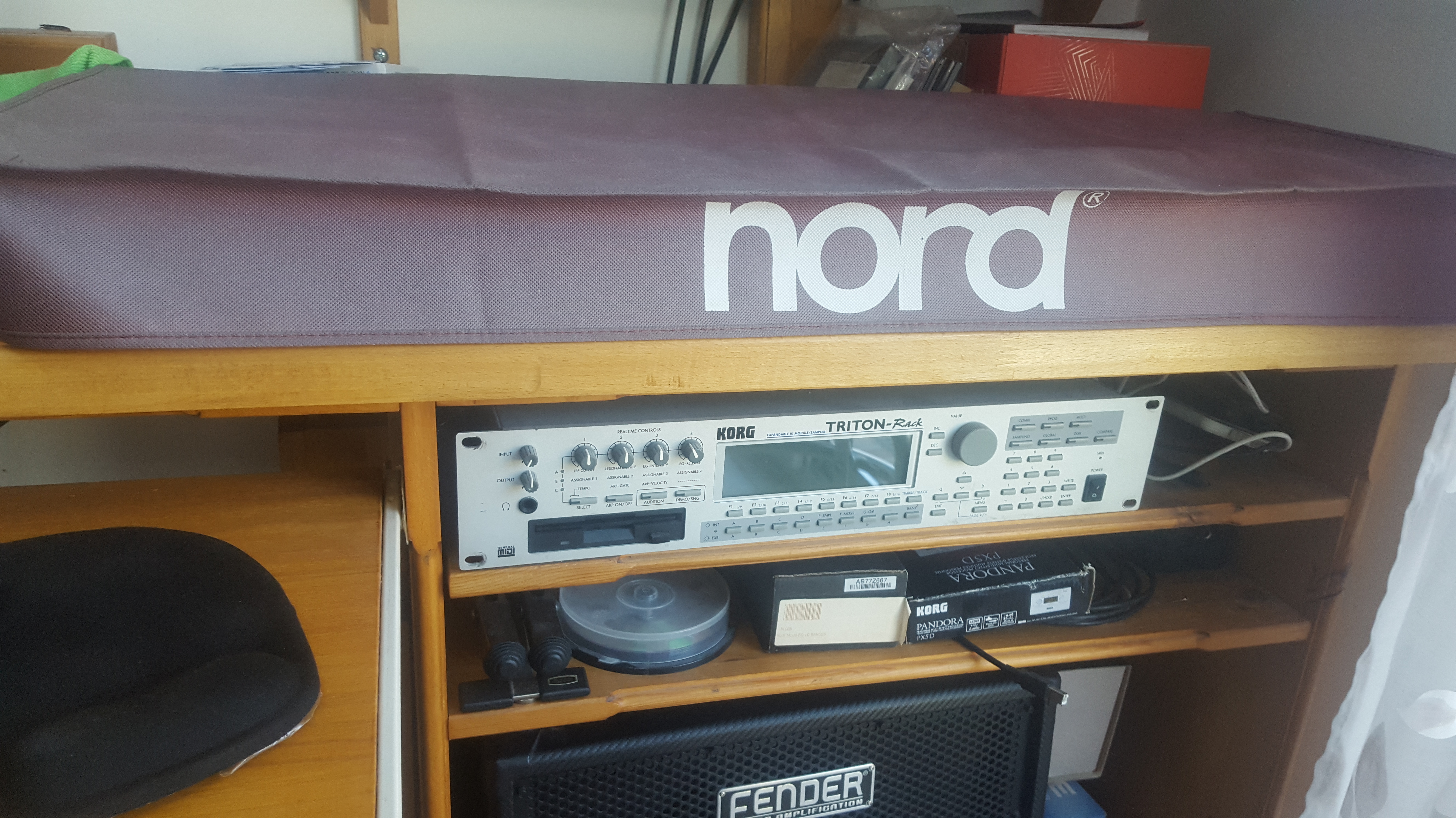 Triton Rack Korg Triton Rack Audiofanzine