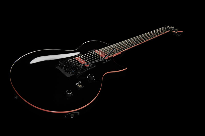 Assault 220 Plus EMG - Black w/ Floyd Rose Kramer - Audiofanzine