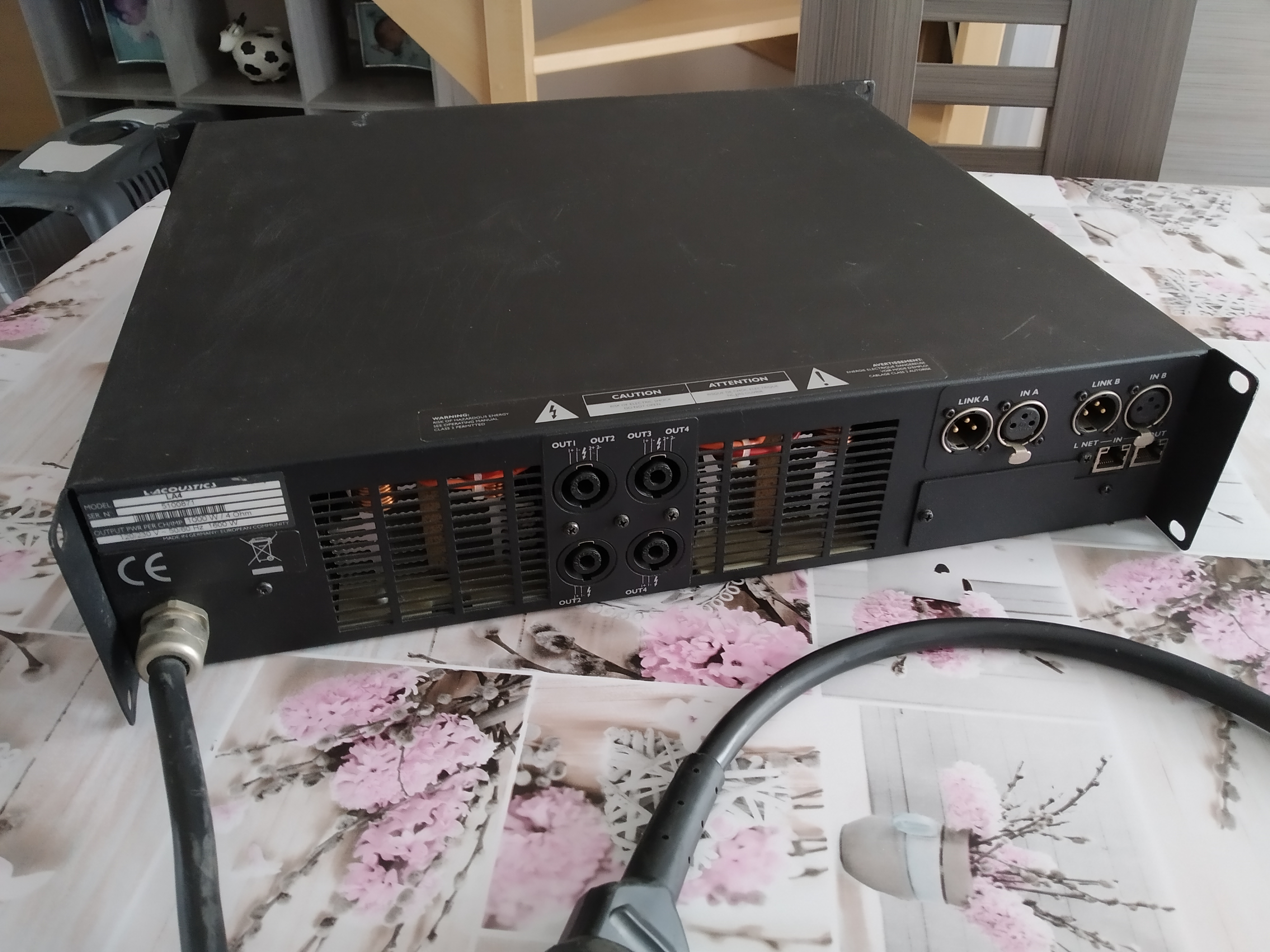 LA4 - L-Acoustics LA4 - Audiofanzine