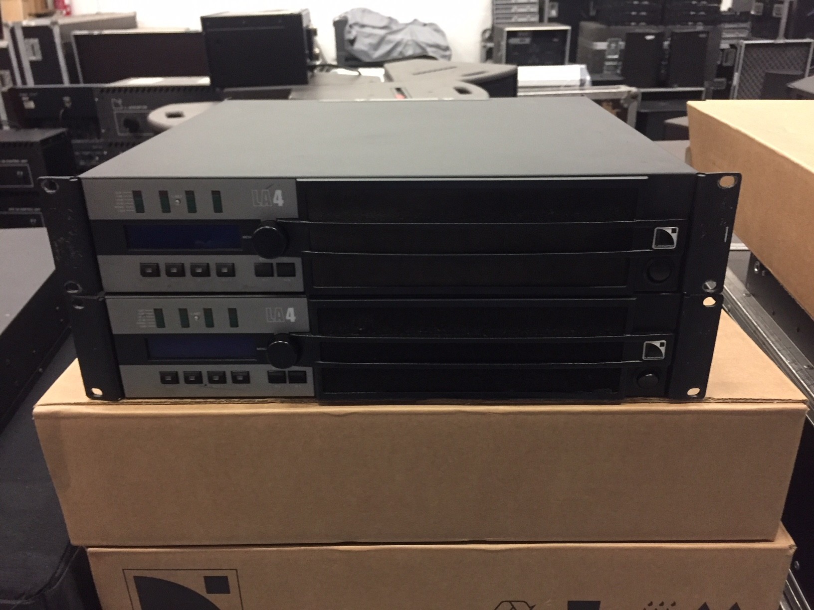 LA4 - L-Acoustics LA4 - Audiofanzine