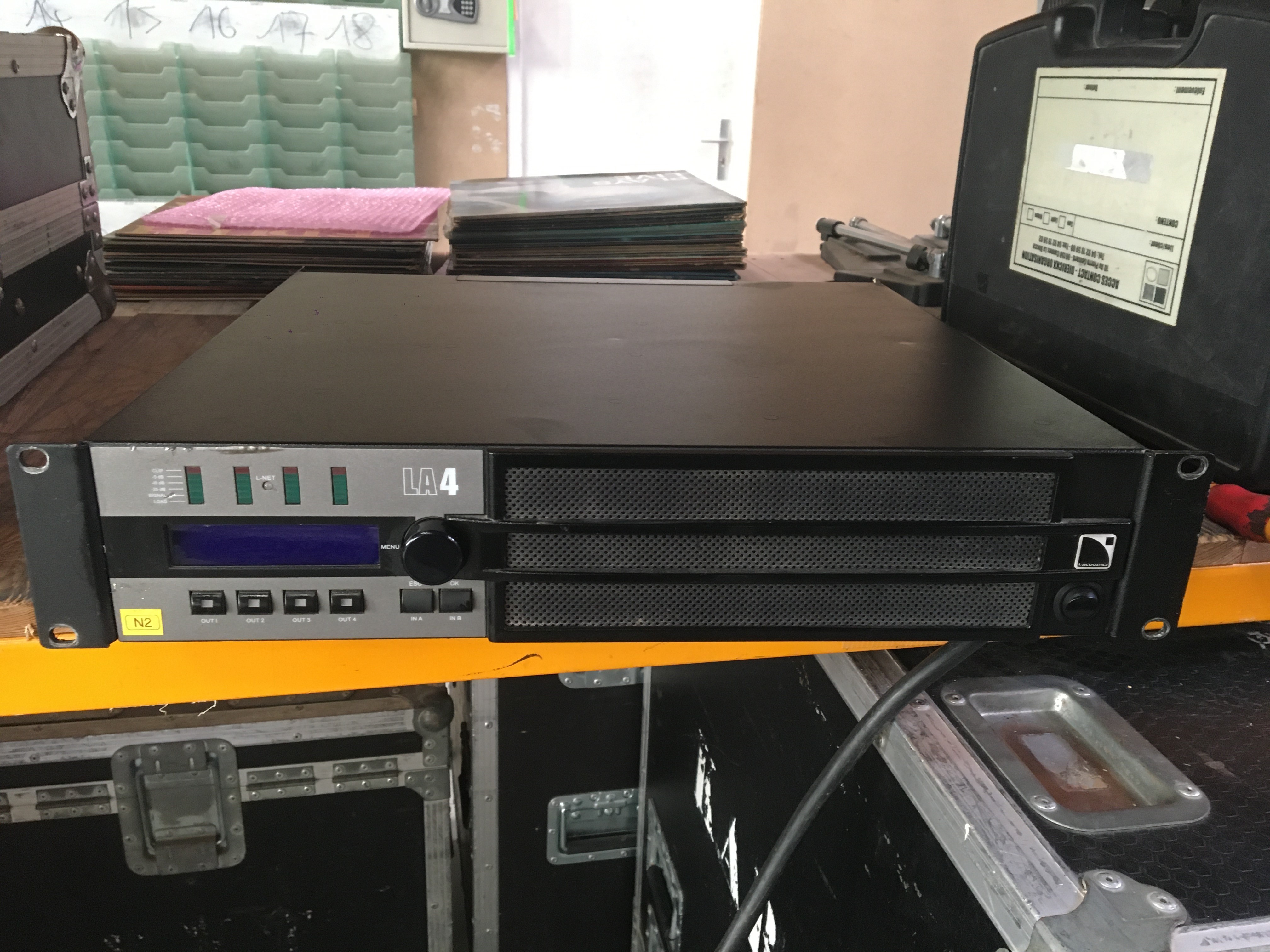 LA4 - L-Acoustics LA4 - Audiofanzine