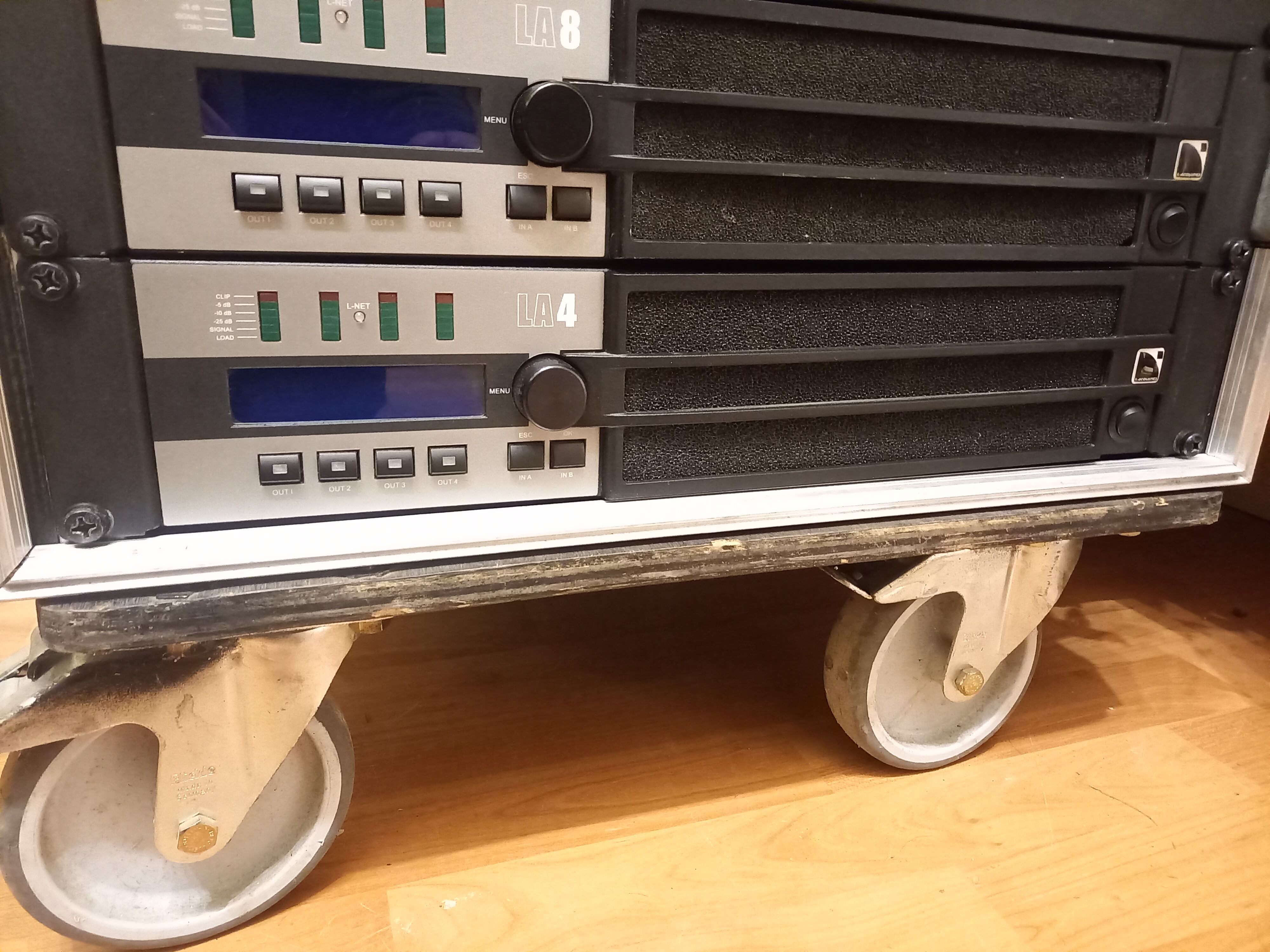 LA4 - L-Acoustics LA4 - Audiofanzine