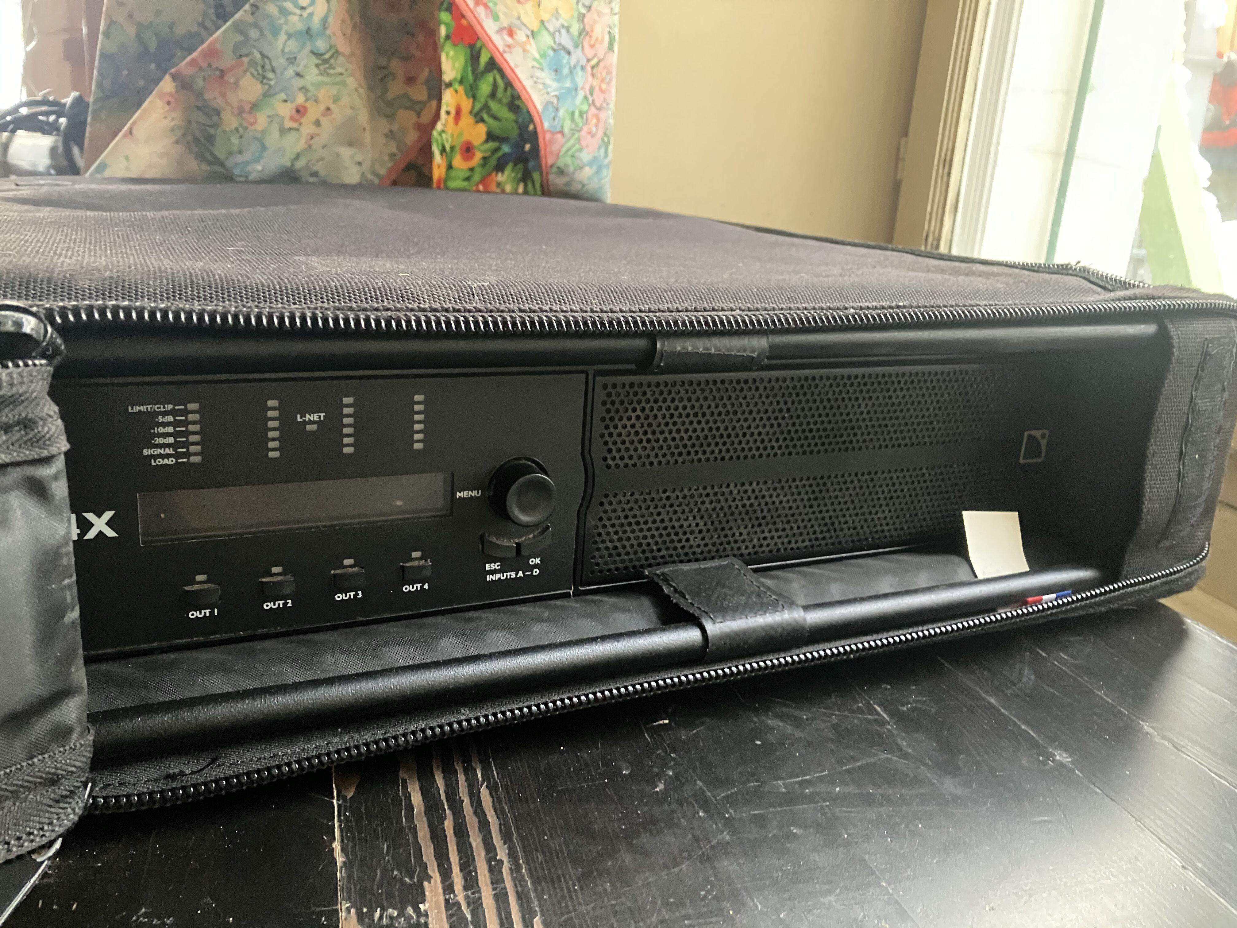 LA4X - L-Acoustics LA4X - Audiofanzine