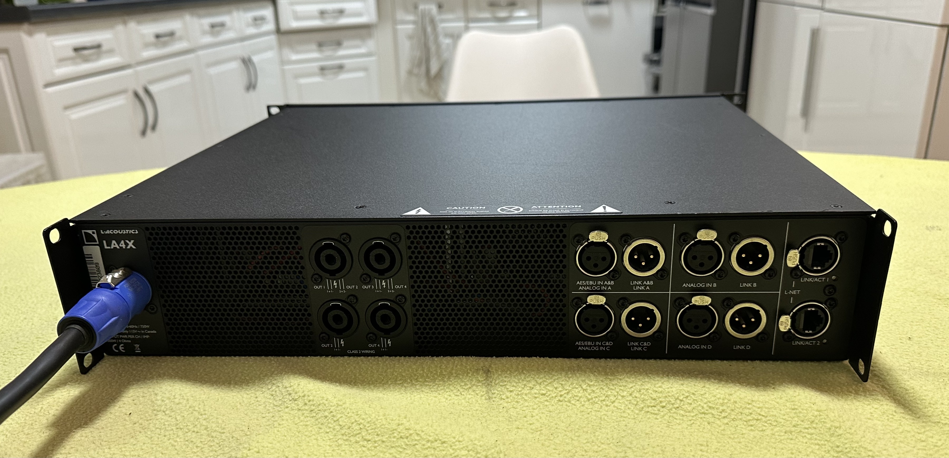 LA4X - L-Acoustics LA4X - Audiofanzine