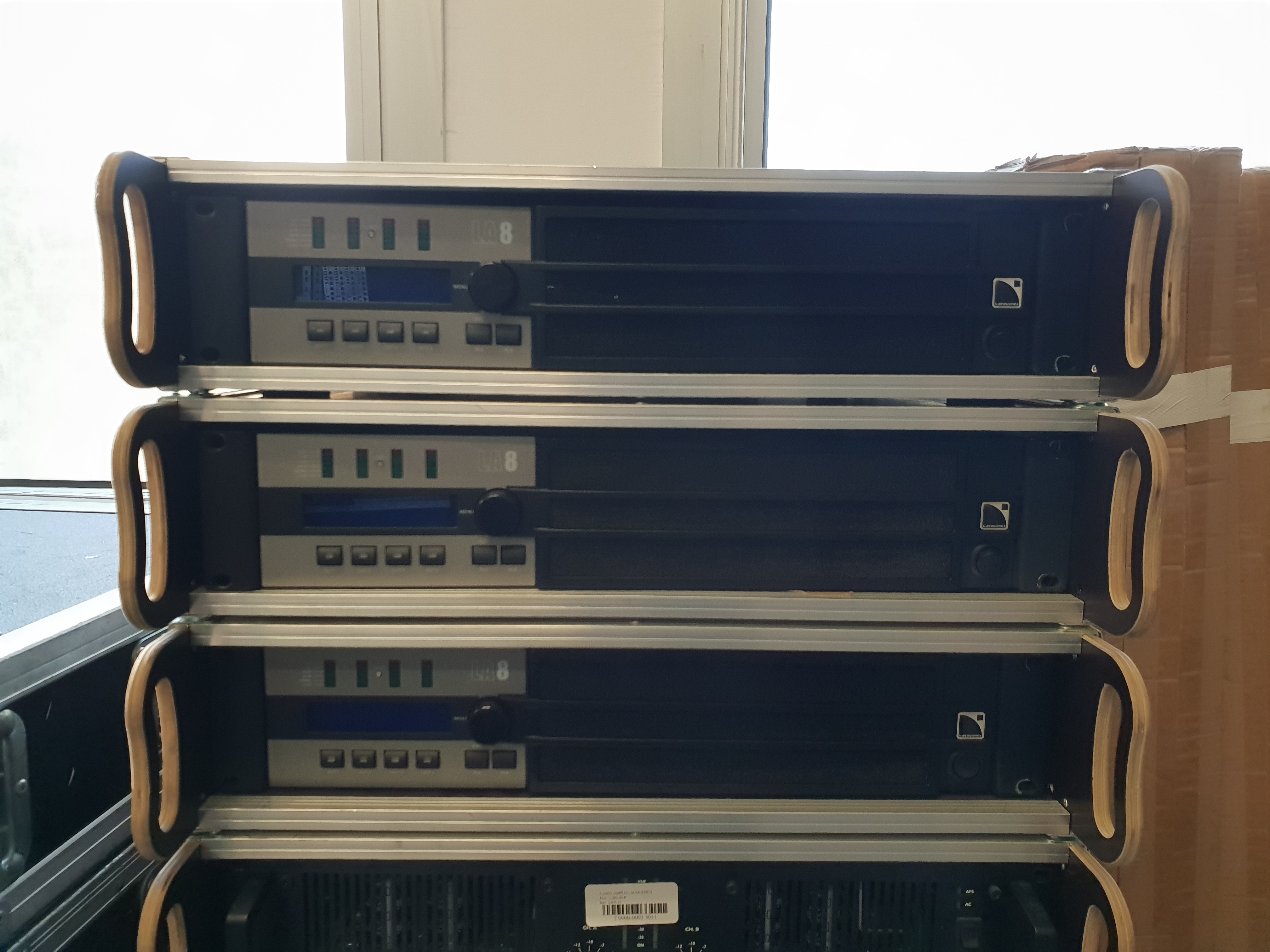 LA8 - L-Acoustics LA8 - Audiofanzine