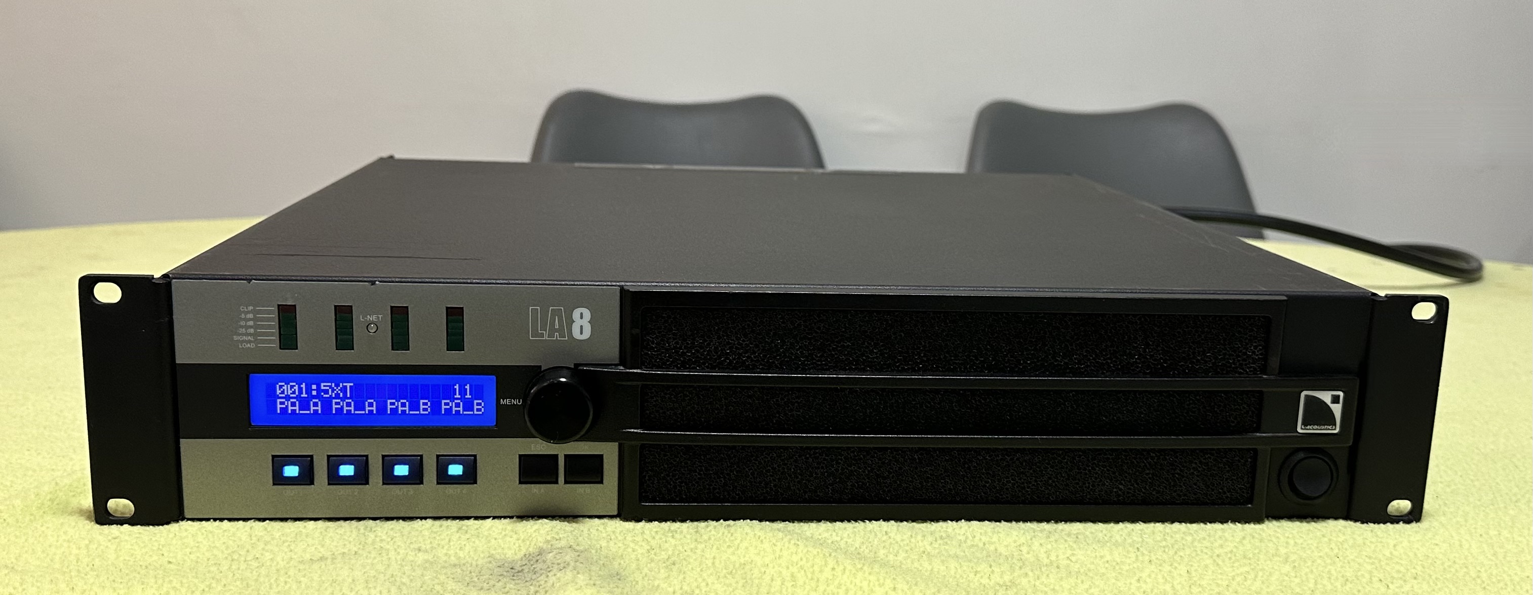 LA8 - L-Acoustics LA8 - Audiofanzine