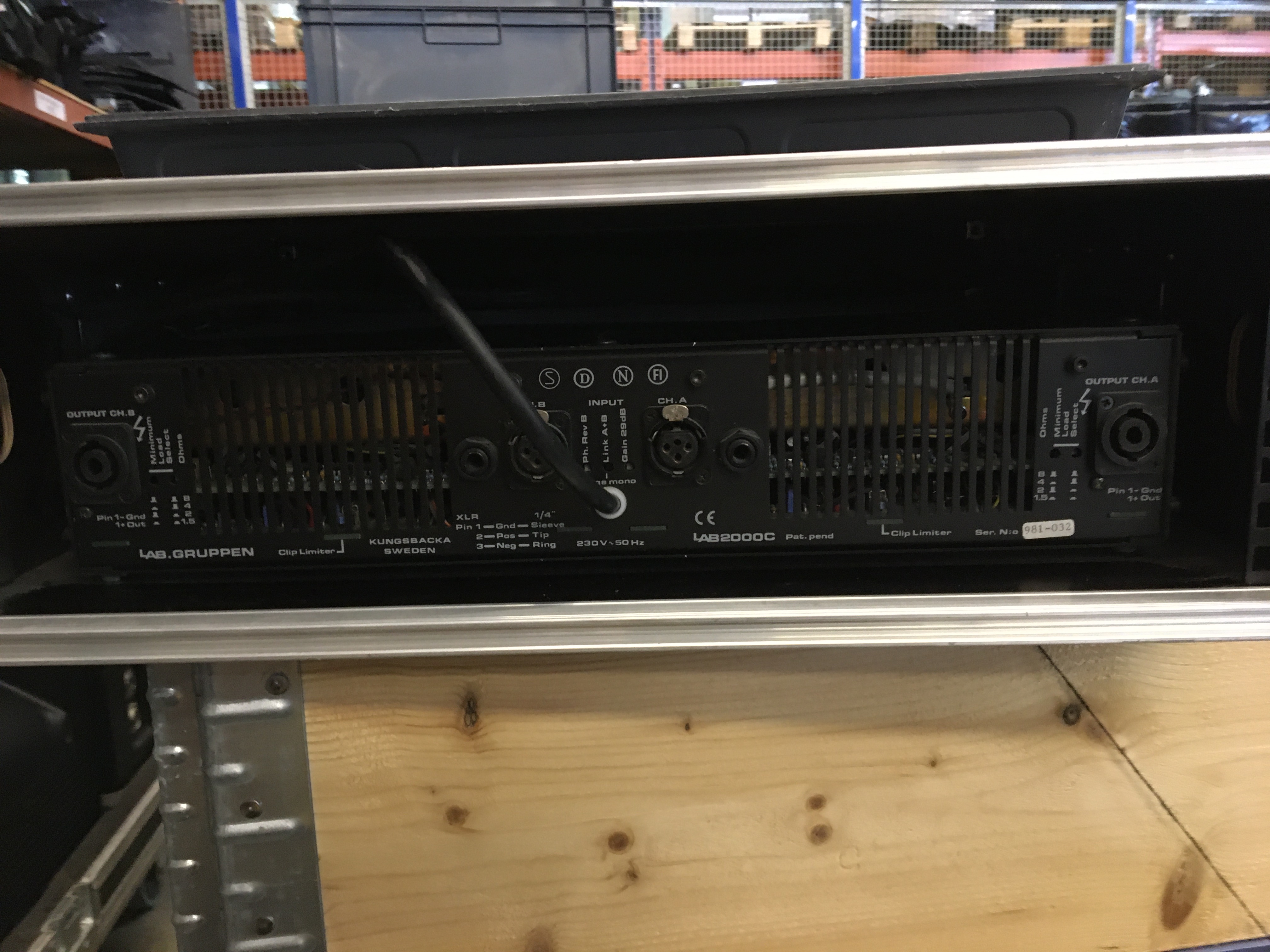 LAB 2000C - Lab Gruppen LAB 2000C - Audiofanzine