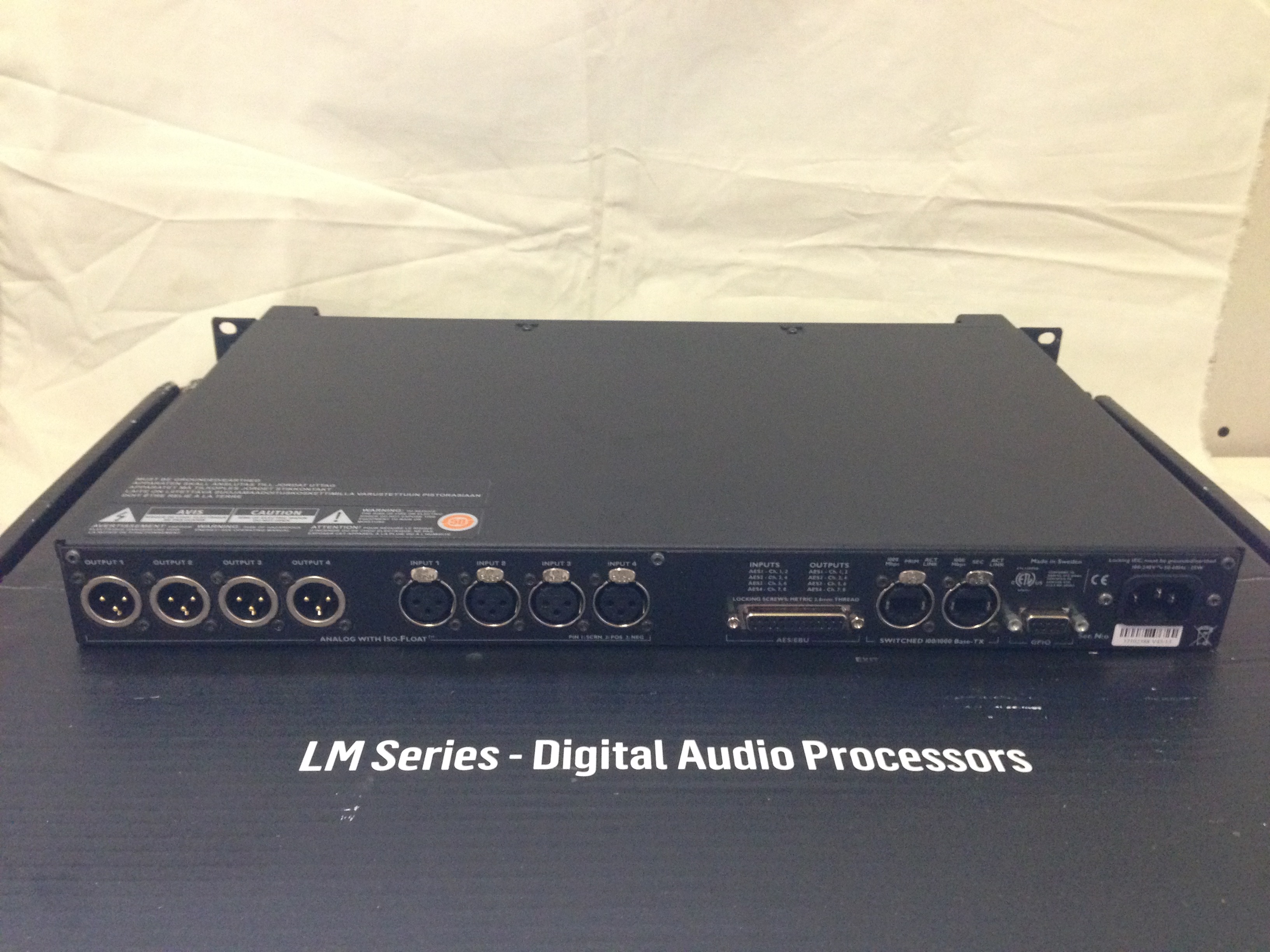 LAKE LM 44 - Lab Gruppen Lake LM 44 - Audiofanzine