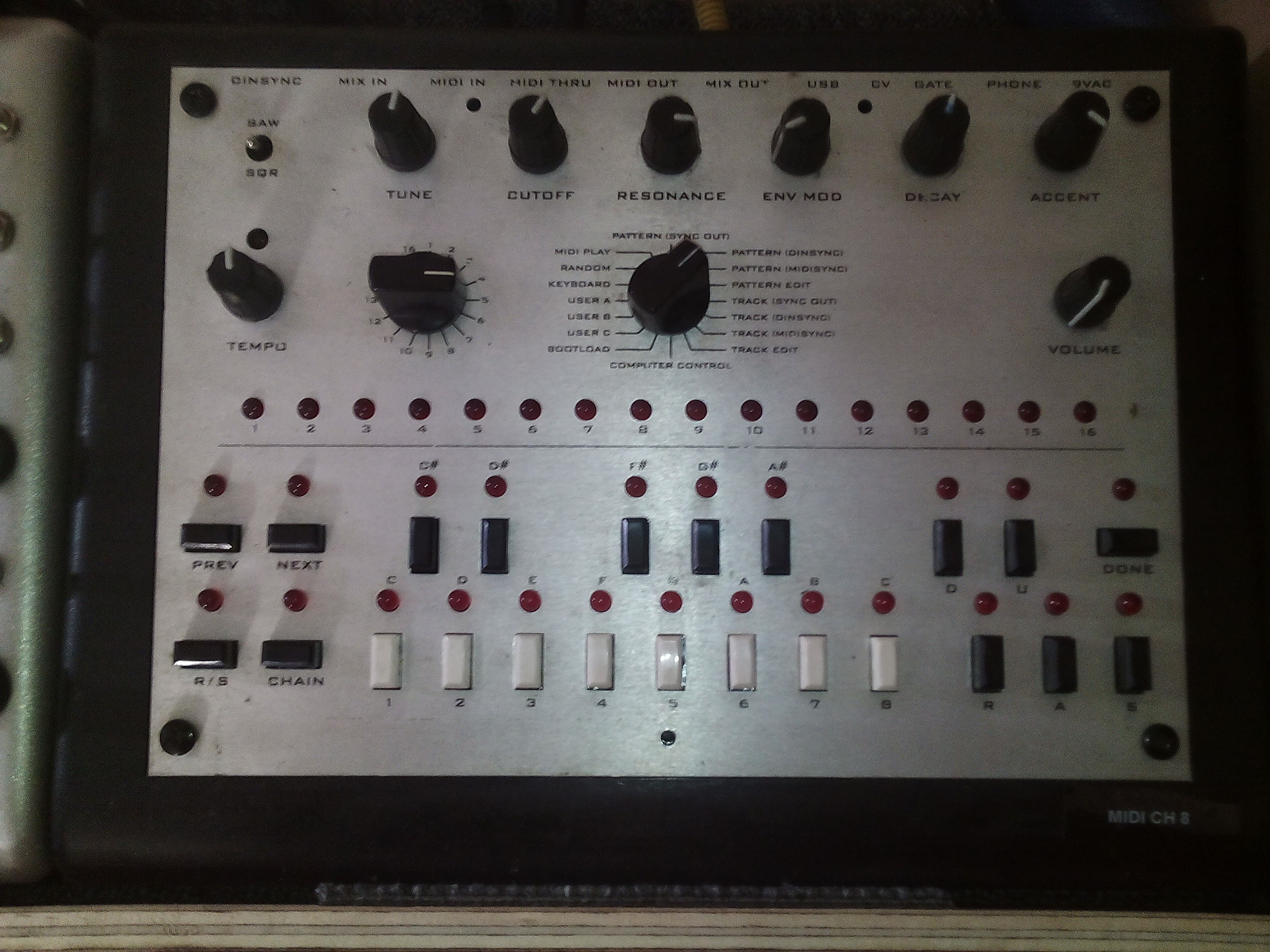 xoxbox wasp - Ladyada xoxbox wasp - Audiofanzine