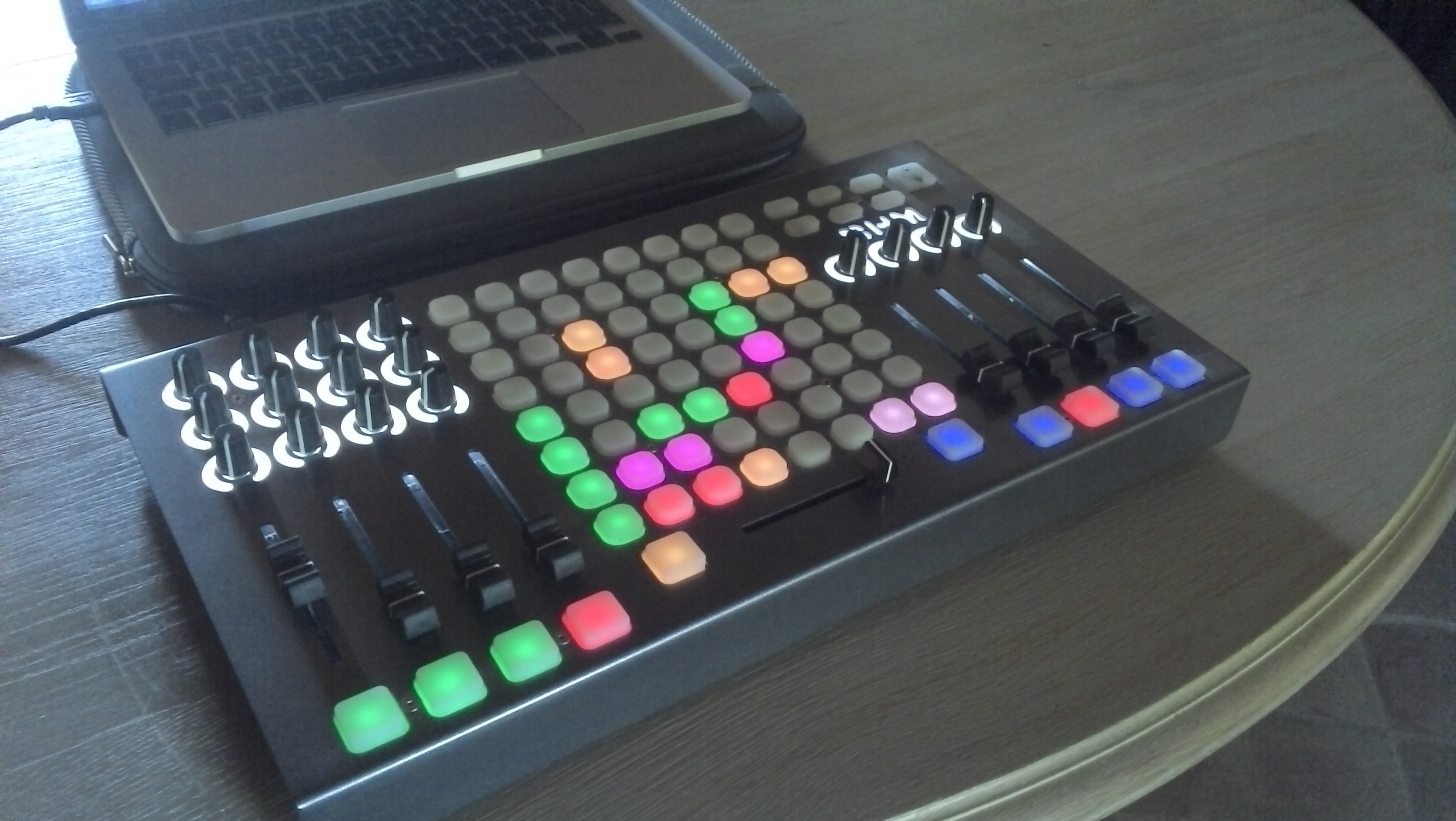 OHMRGB SLIM - Livid Instruments OhmRGB Slim - Audiofanzine