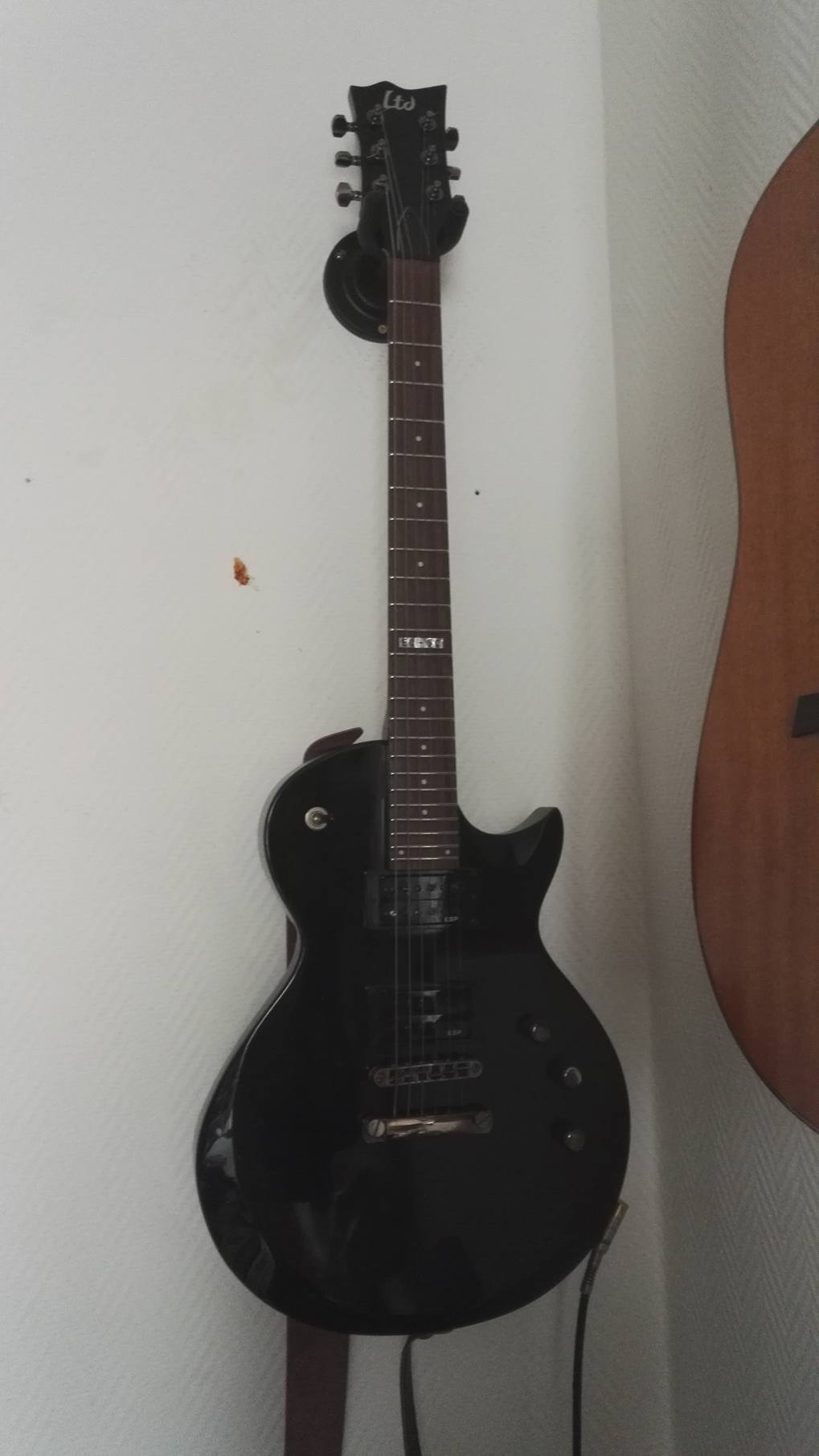 EC-50 - BLACK SATIN - LTD EC-50 - Black Satin - Audiofanzine