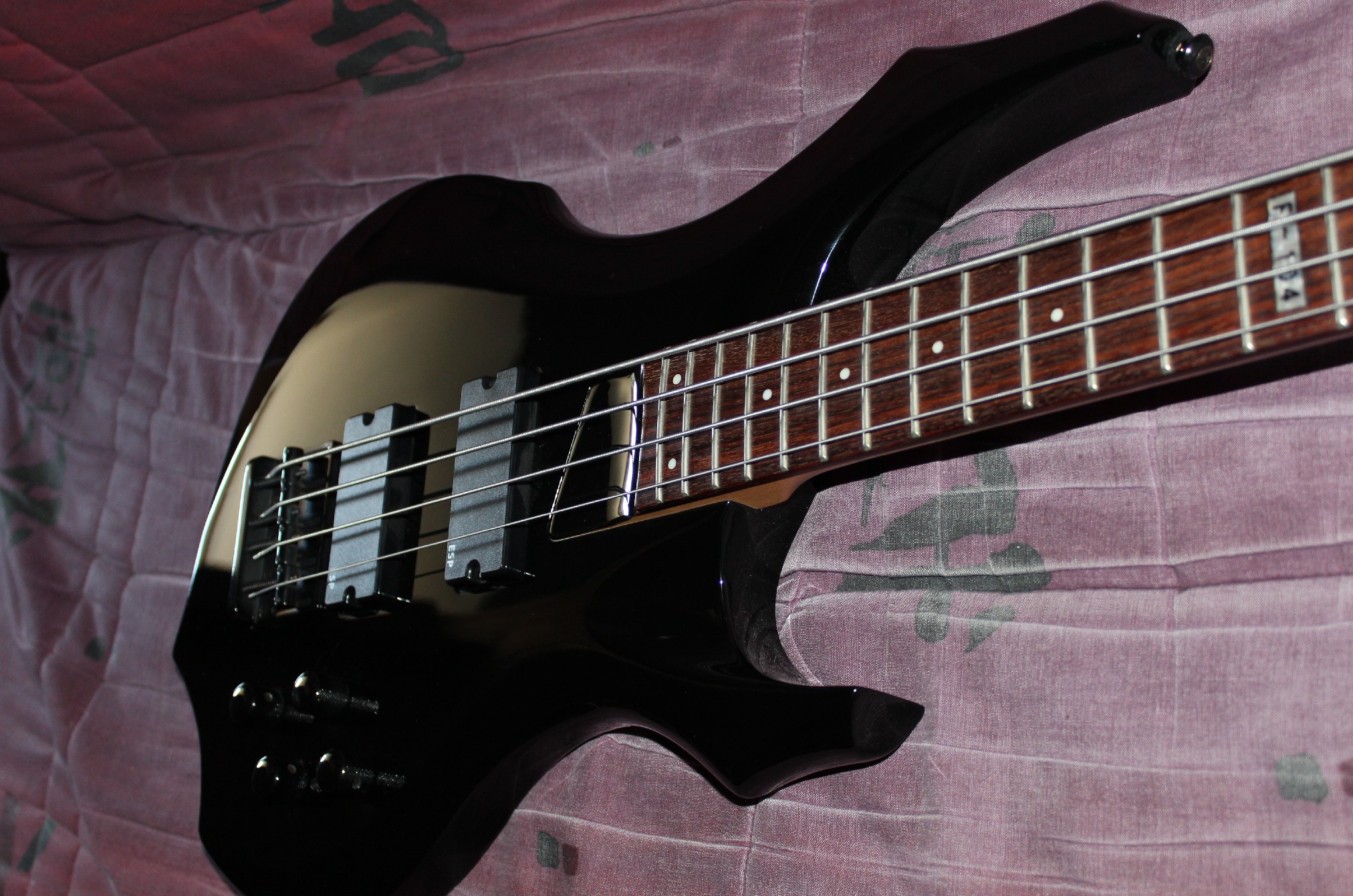 Photo Ltd F 104 Black Esp Ltd F Series F 104 283048 Audiofanzine