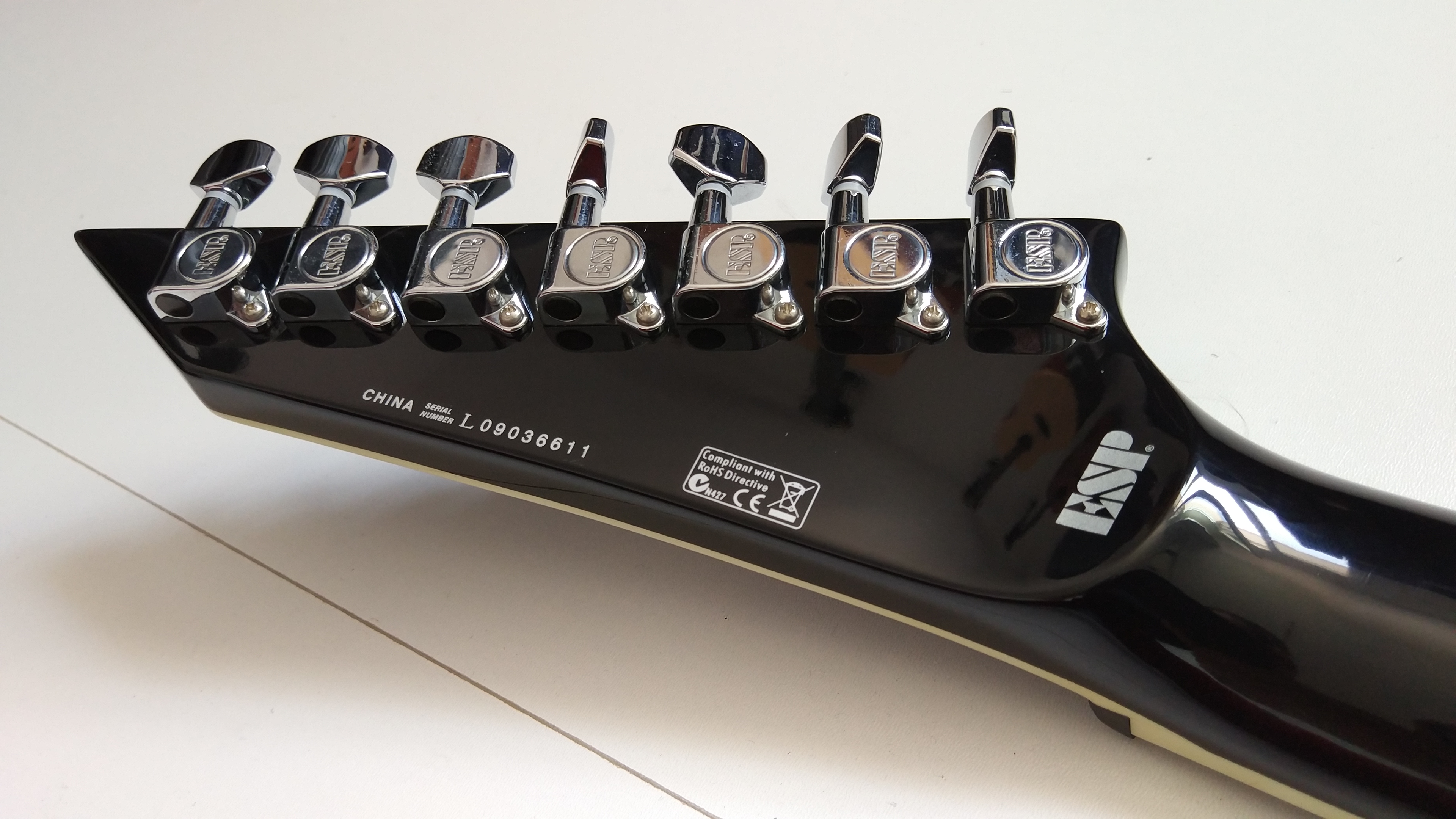 SC-207 - BLACK - LTD SC-207 - Black - Audiofanzine
