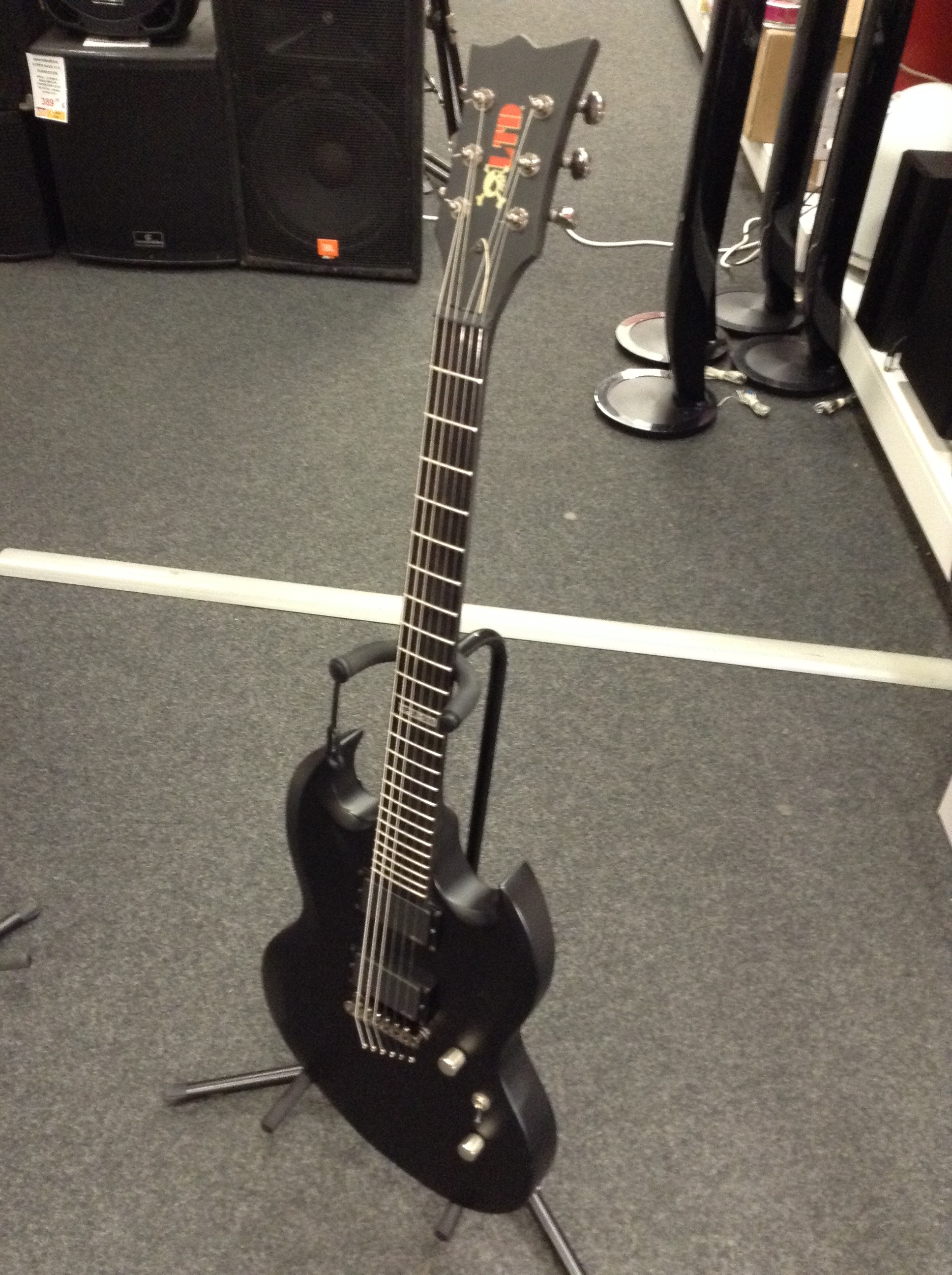 VIPER-500 - BLACK SATIN - LTD Viper-500 - Black Satin - Audiofanzine