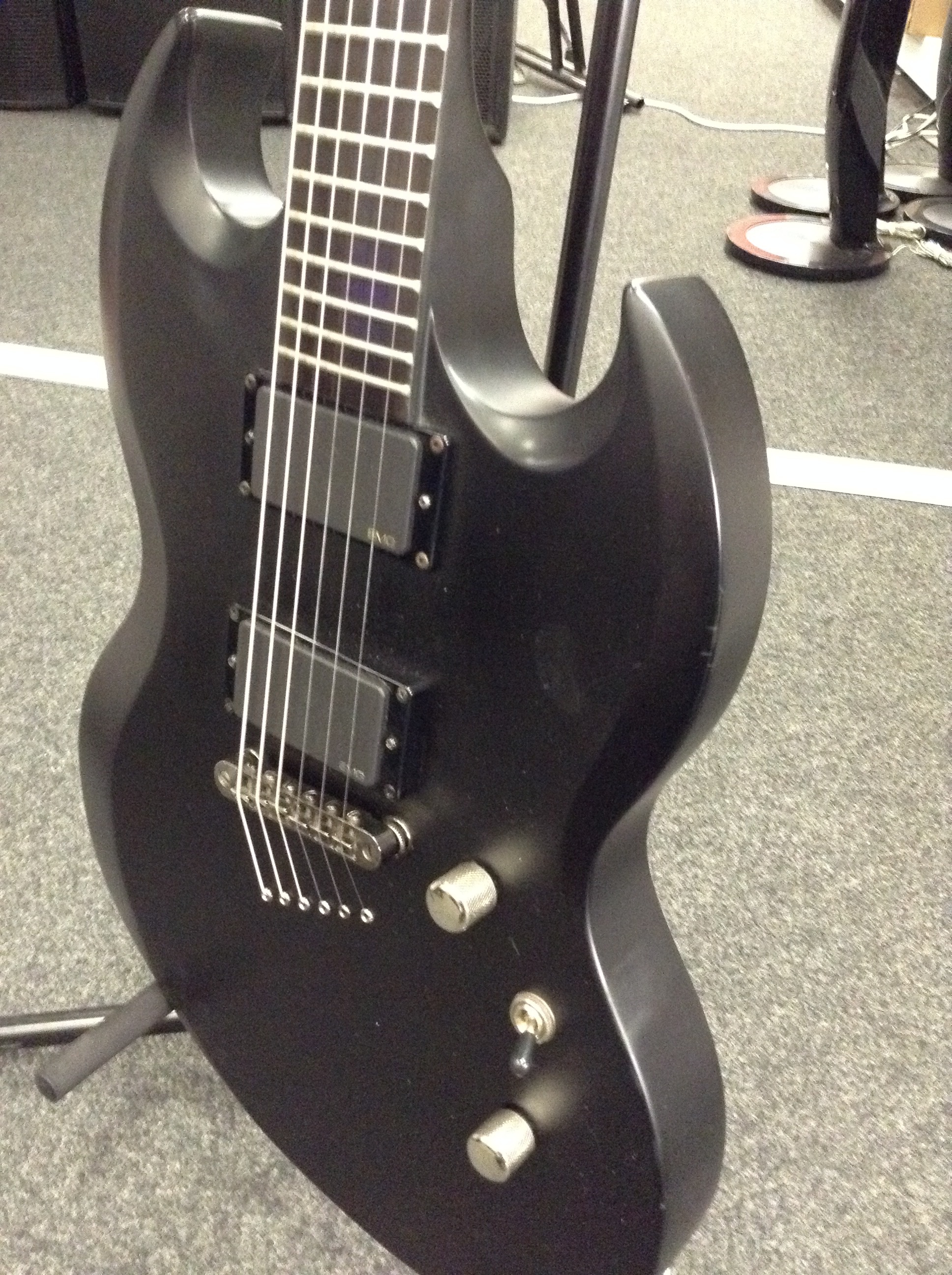 VIPER-500 - BLACK SATIN - LTD Viper-500 - Black Satin - Audiofanzine