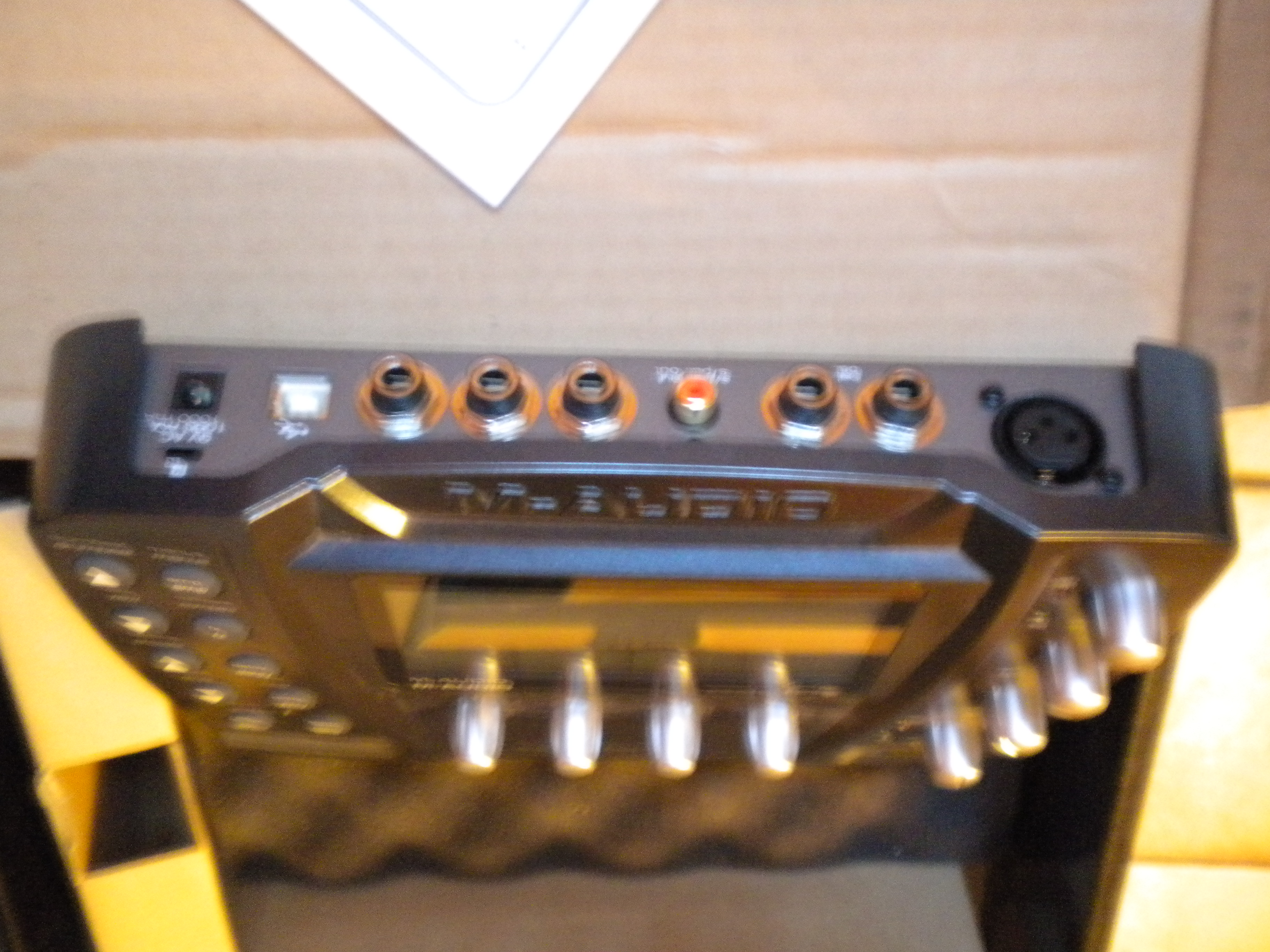 Photo M-Audio Black Box Pedal Board : M-Audio Black Box + Pedal Board ...