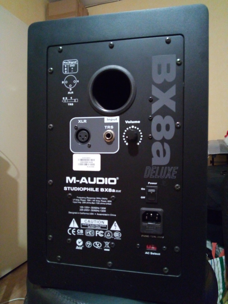 BX8A DELUXE - M-Audio BX8a Deluxe - Audiofanzine
