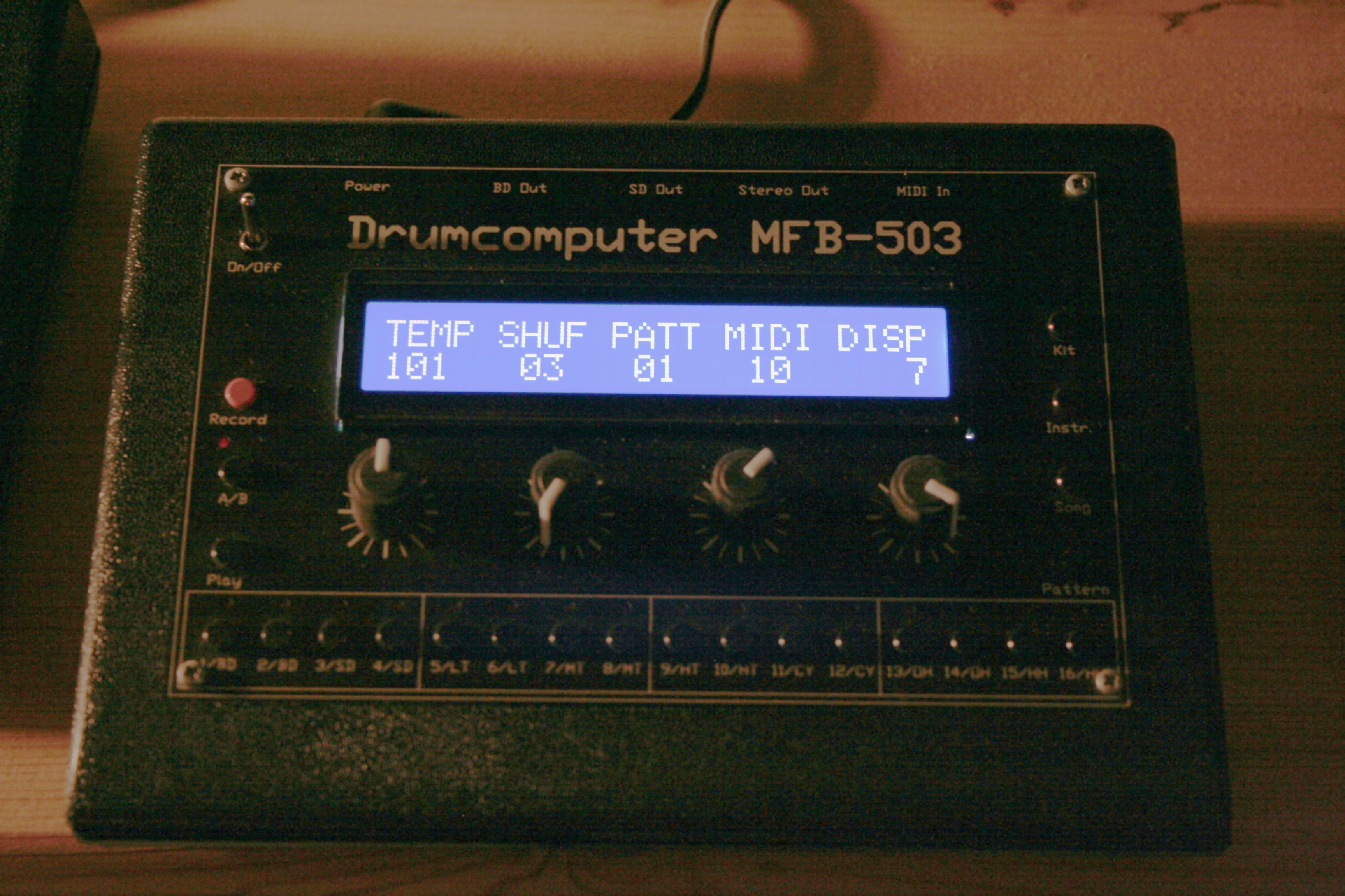 MFB-503 - M.F.B. MFB-503 - Audiofanzine
