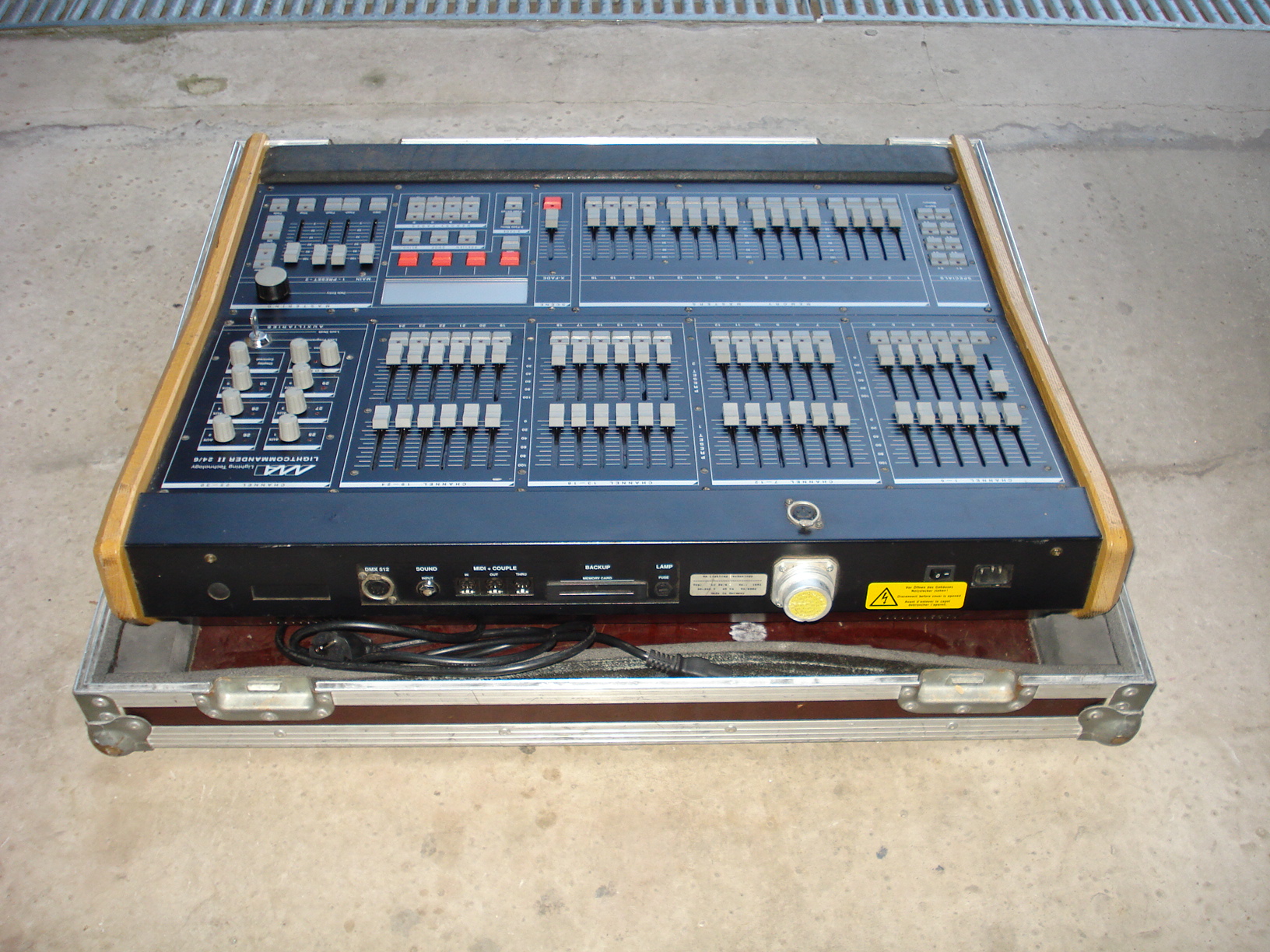 LIGHTCOMMANDER II 24/6 - Ma Lighting Lightcommander II 24/6 - Audiofanzine