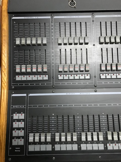 Lightcommander II 24/6 - Ma Lighting Lightcommander II 24/6 - Audiofanzine