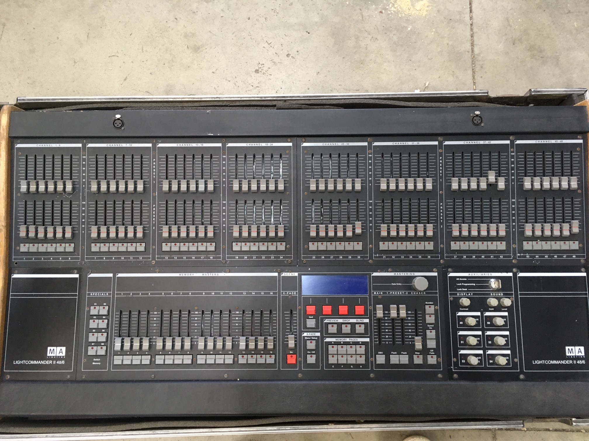 LIGHTCOMMANDER LL 48/6 - Ma Lighting Lightcommander ll 48/6 - Audiofanzine