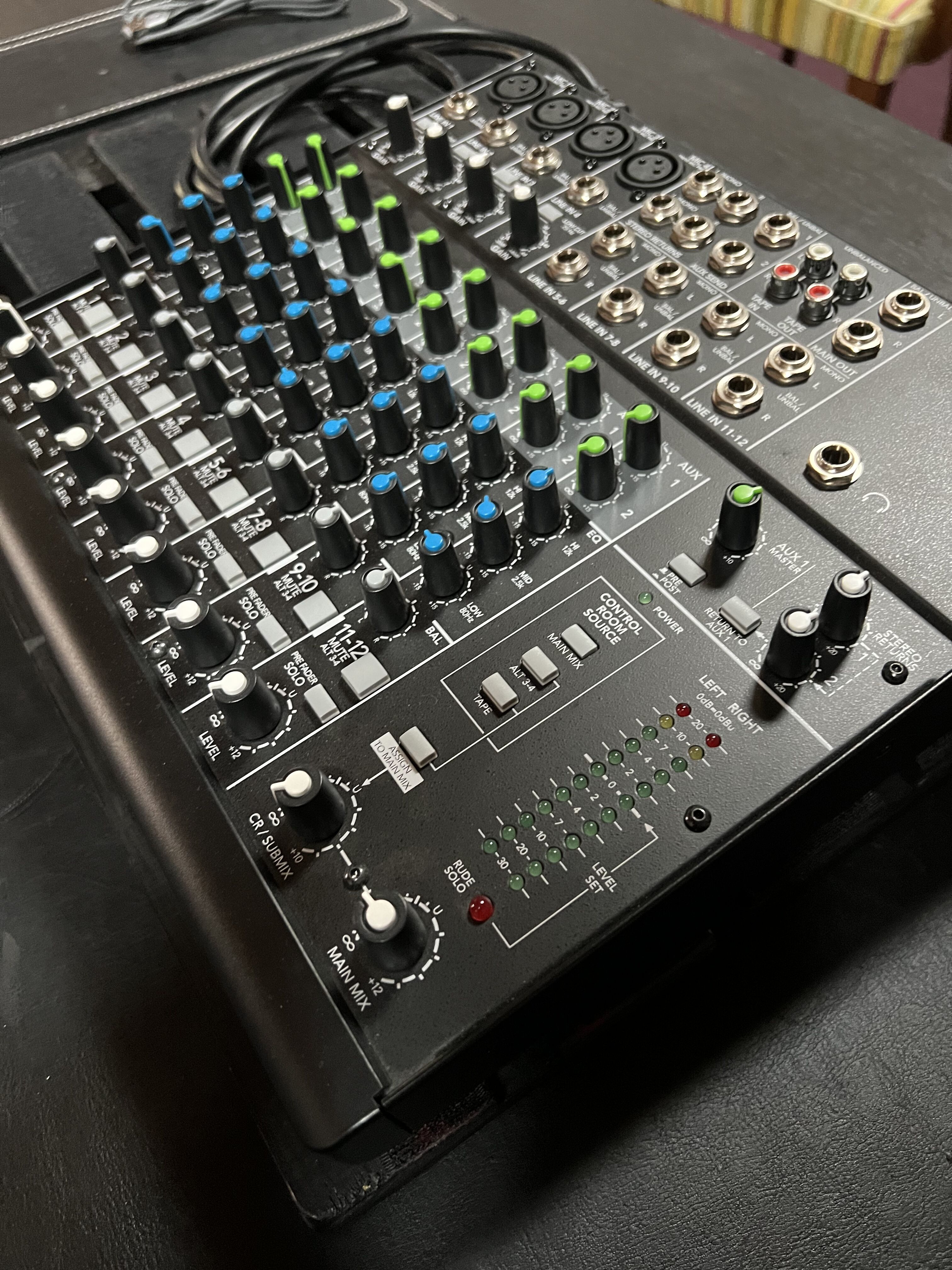 1202VLZ4 - Mackie 1202VLZ4 - Audiofanzine