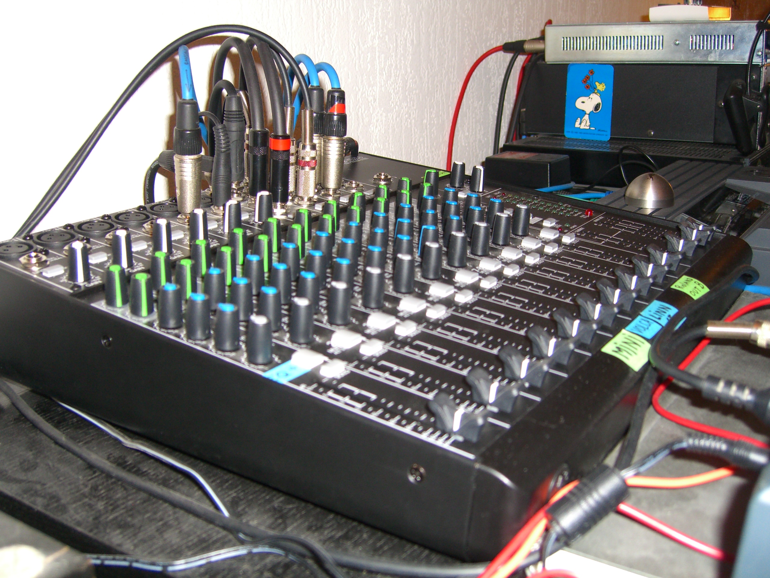 Mackie 1402VLZ4 image (#810248) - Audiofanzine