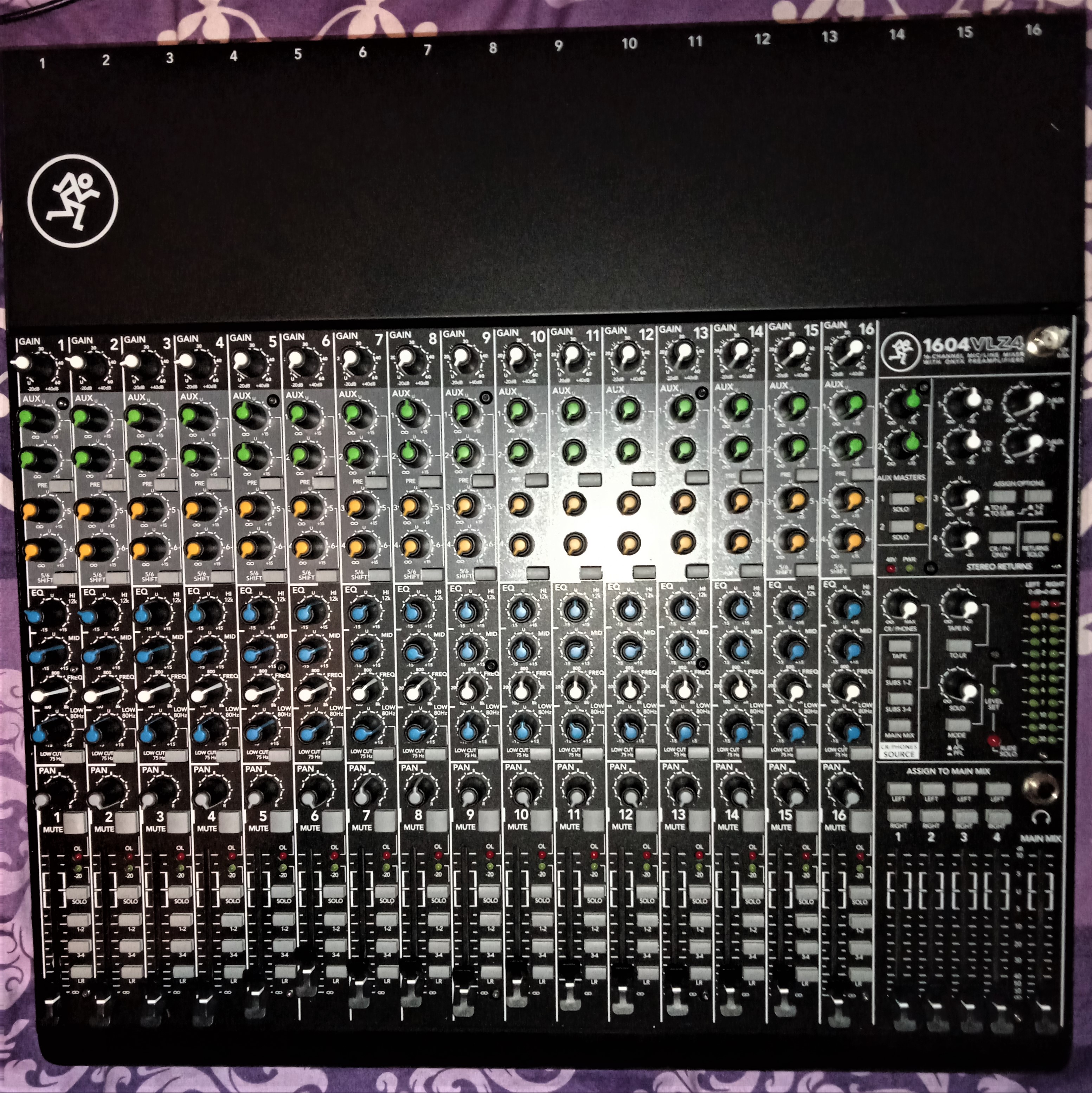 1604VLZ4 - Mackie 1604VLZ4 - Audiofanzine