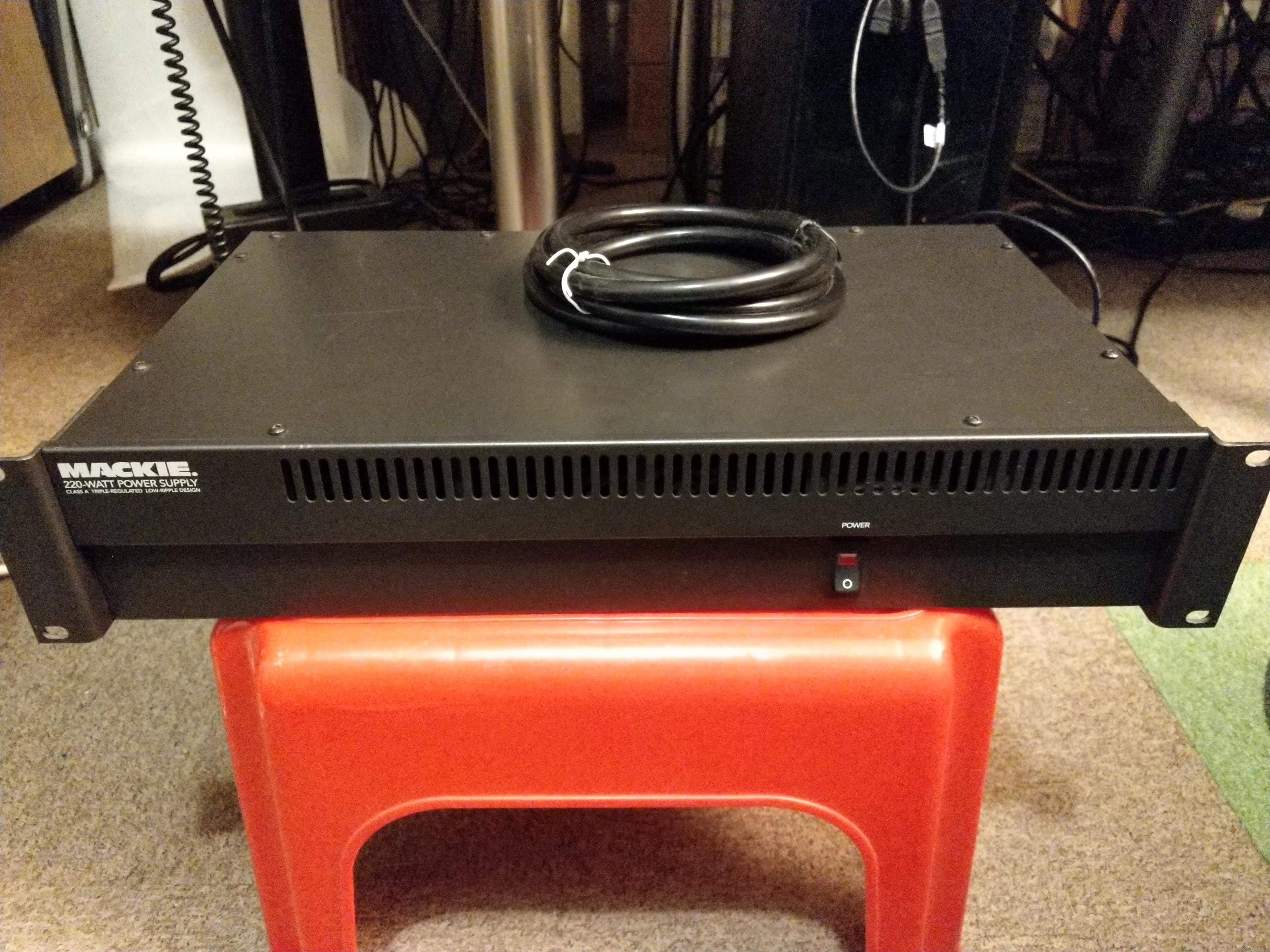 8 BUS SERIES 32/8/2 - Mackie 8 Bus Series 32/8/2 - Audiofanzine