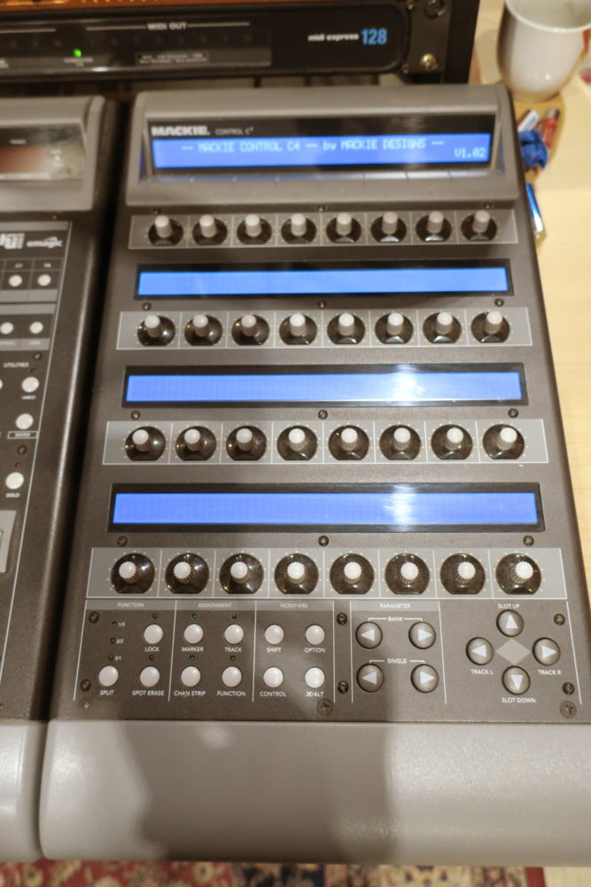 CONTROL C4 - Mackie Control C4 - Audiofanzine
