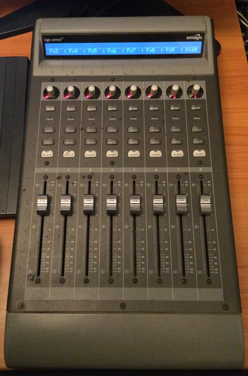 Mackie Control Universal XT image (#1661471) - Audiofanzine
