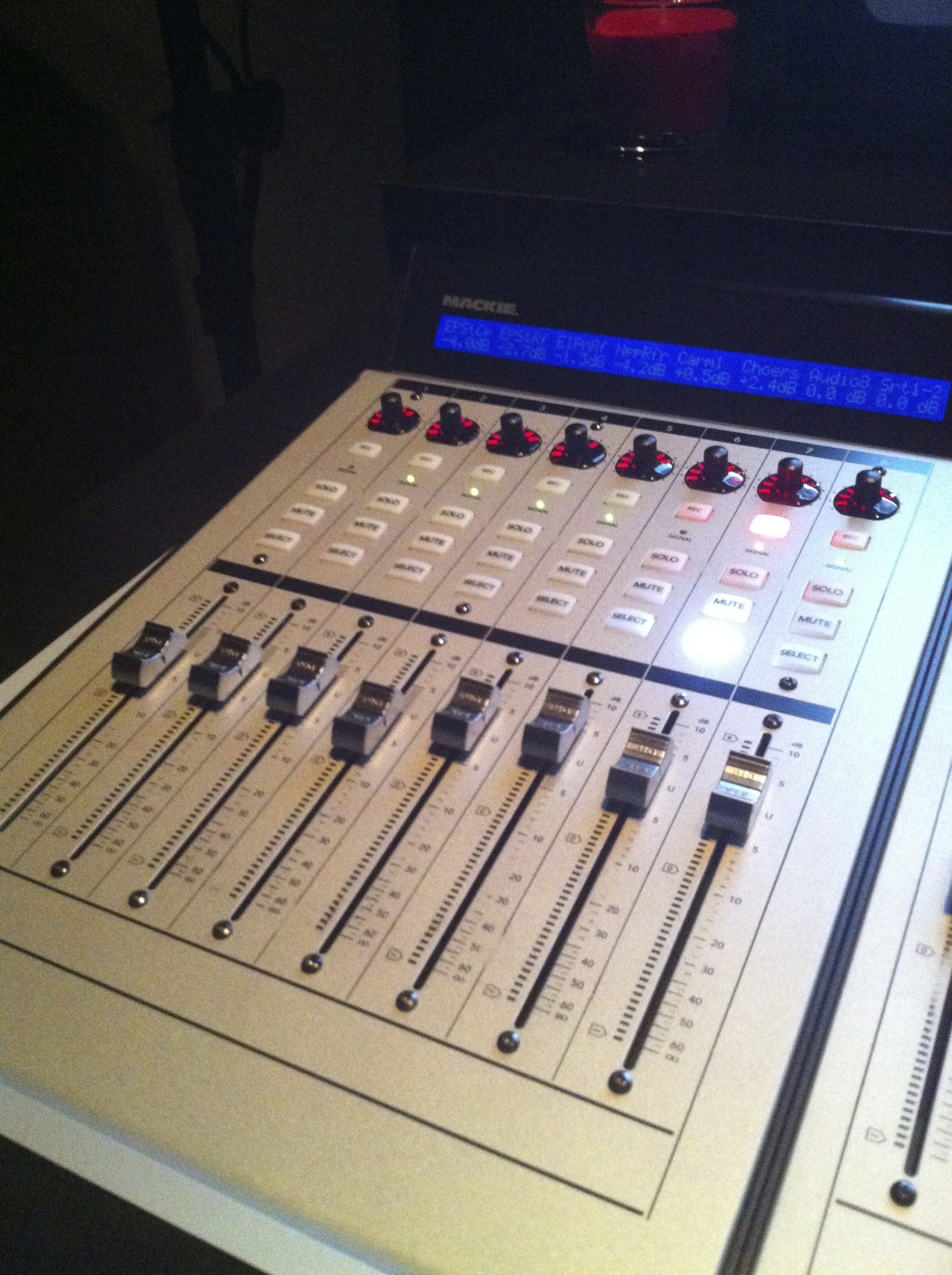 Photo Mackie Control Universal Extender Pro : Mackie MCU XT PRO ...