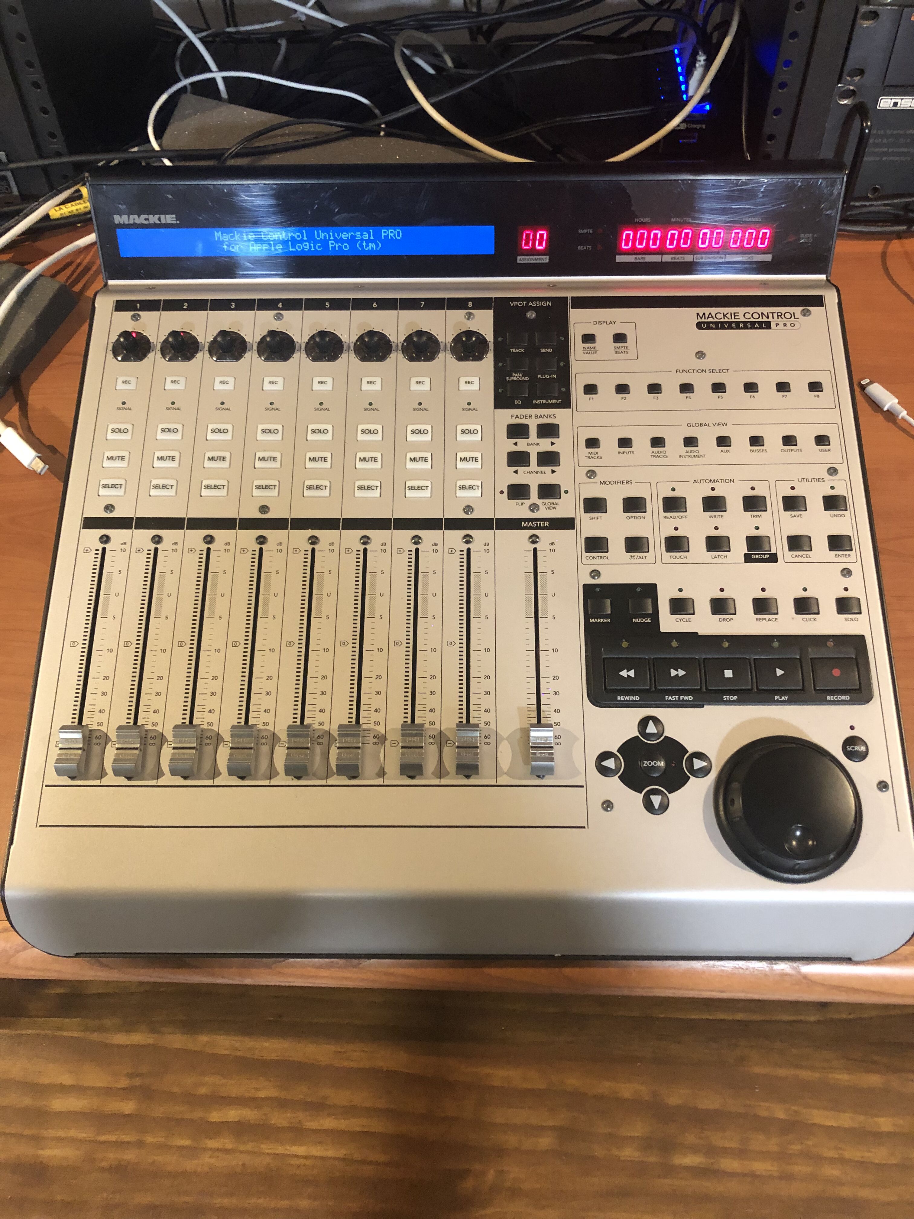 Control Universal Pro - Mackie Control Universal Pro - Audiofanzine