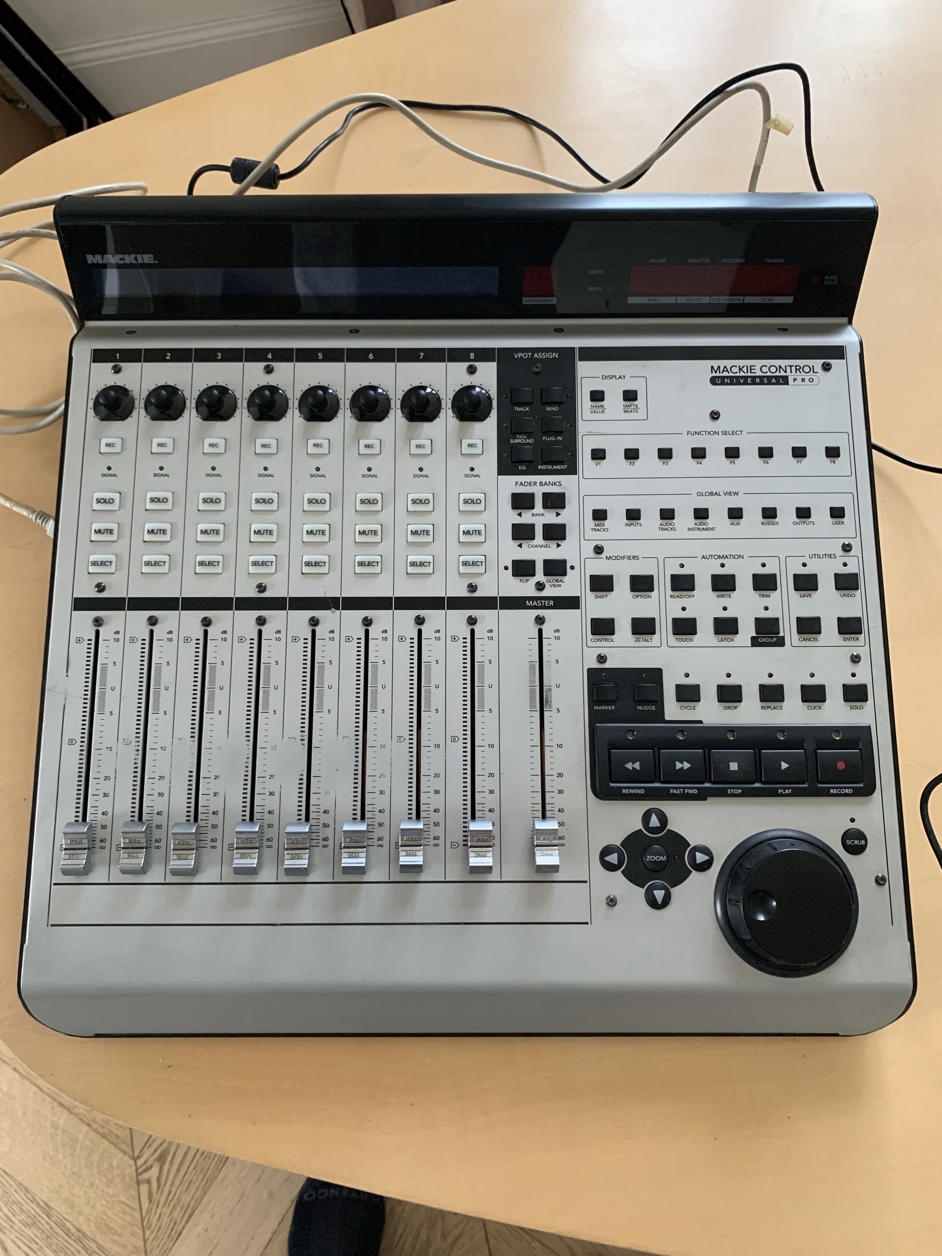 Control Universal Pro - Mackie Control Universal Pro - Audiofanzine