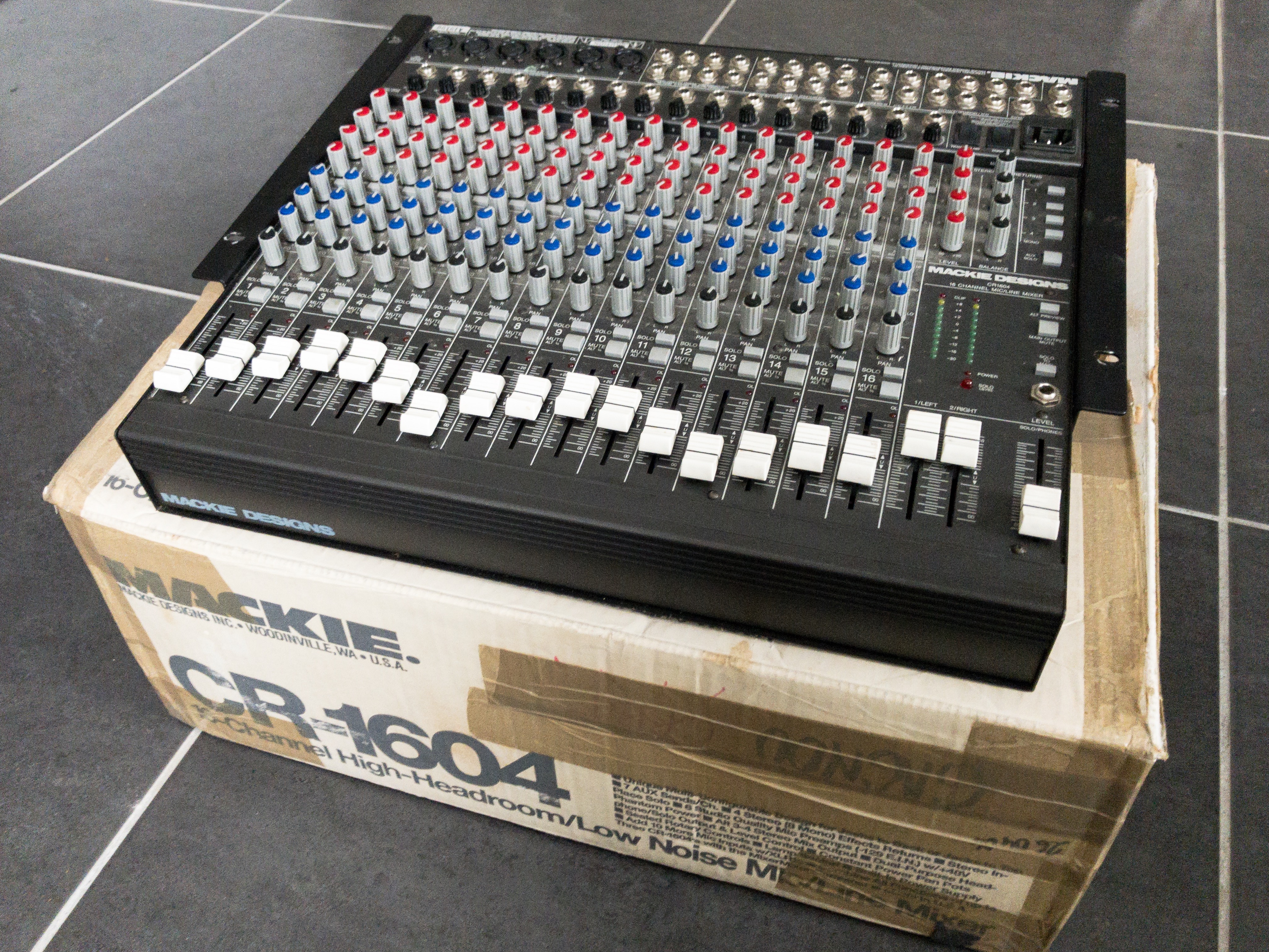 CR1604 - Mackie CR1604 - Audiofanzine