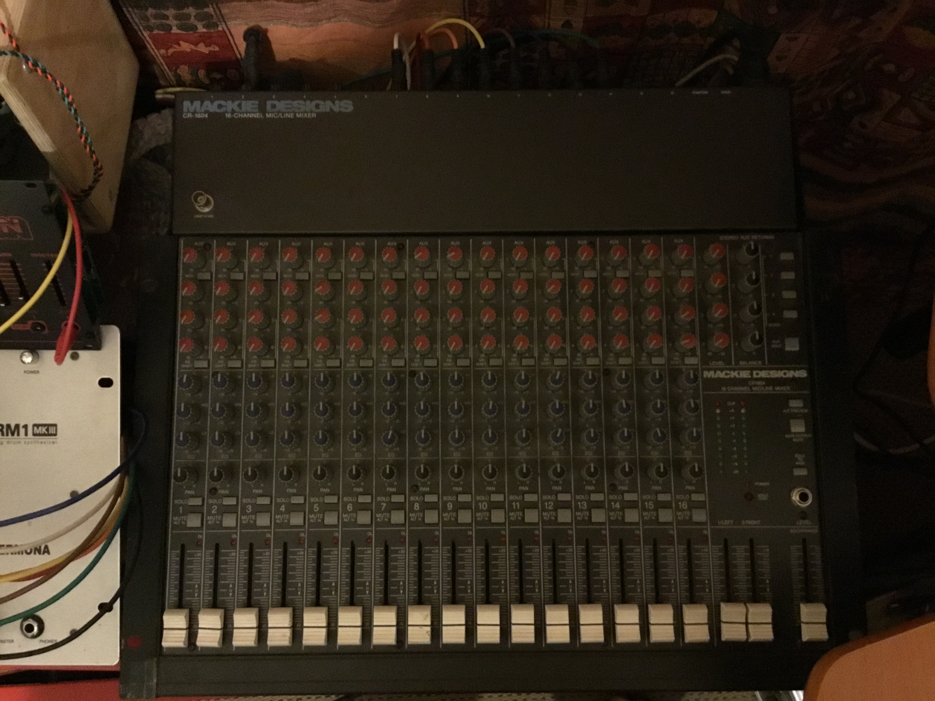 CR1604 - Mackie CR1604 - Audiofanzine