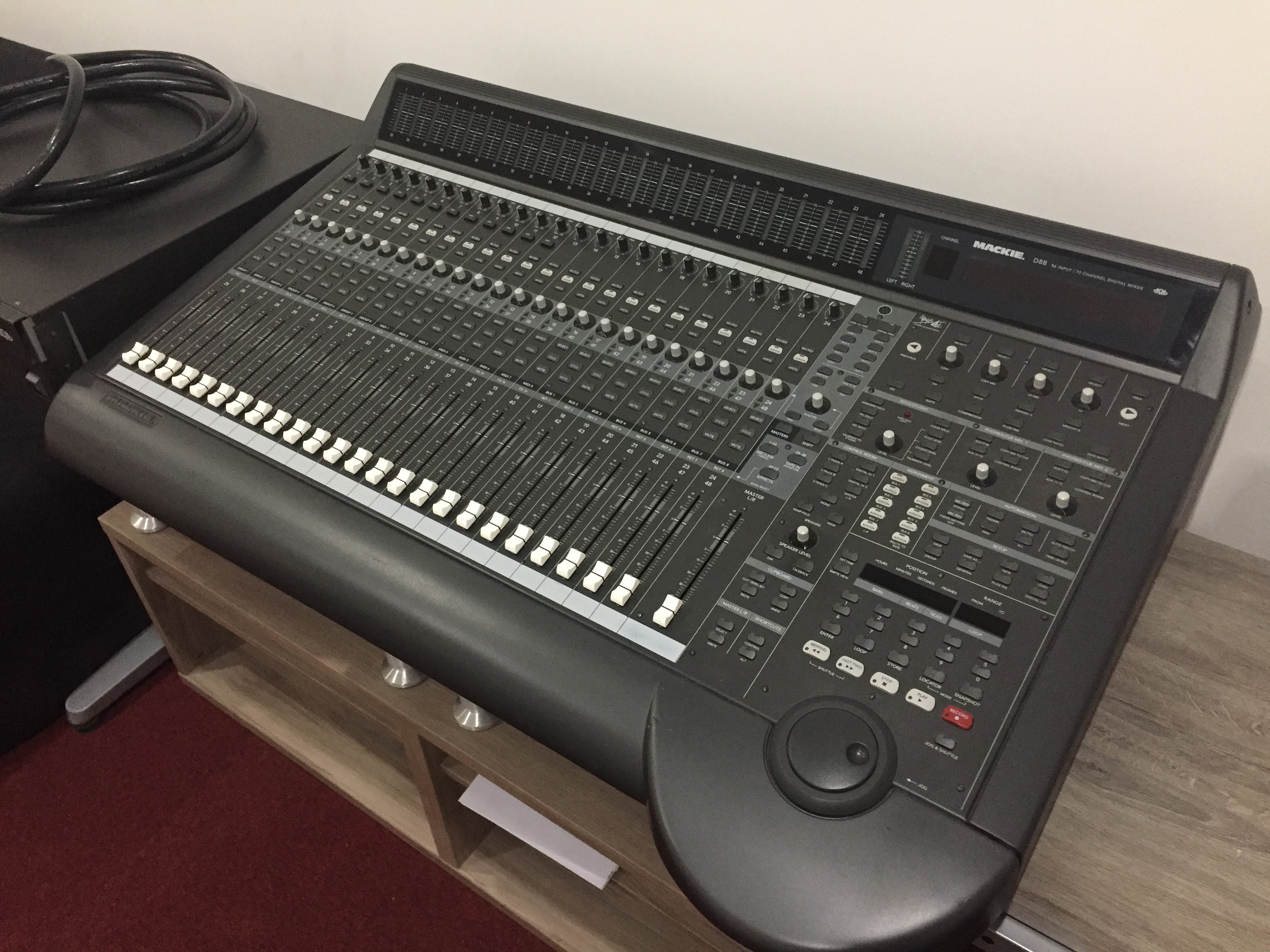 D8B DIGITAL 8 BUS - Mackie D8B Digital 8 Bus - Audiofanzine