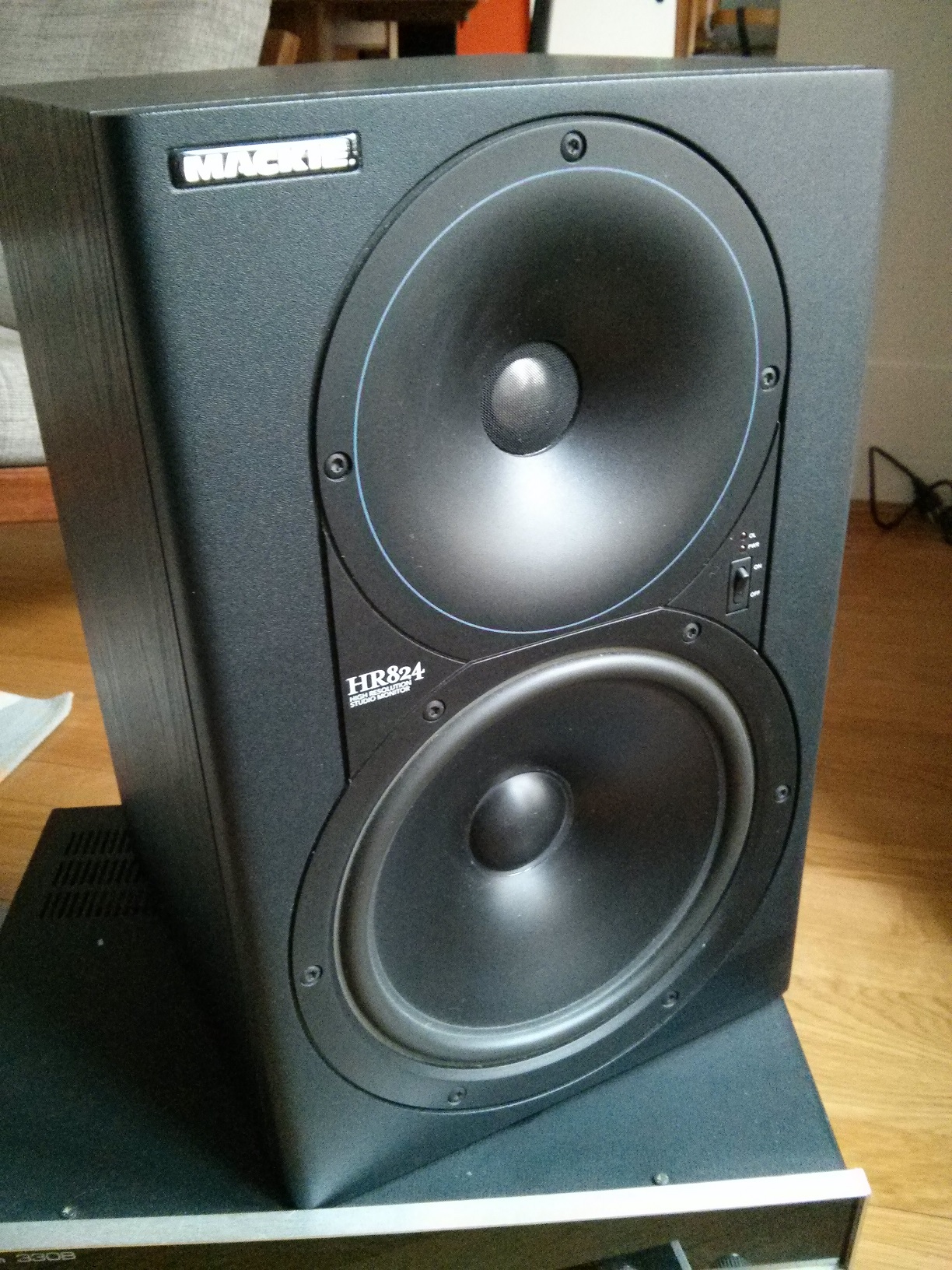 Photo Mackie HR824 : Mackie HR824 (24208) (#1099798) - Audiofanzine