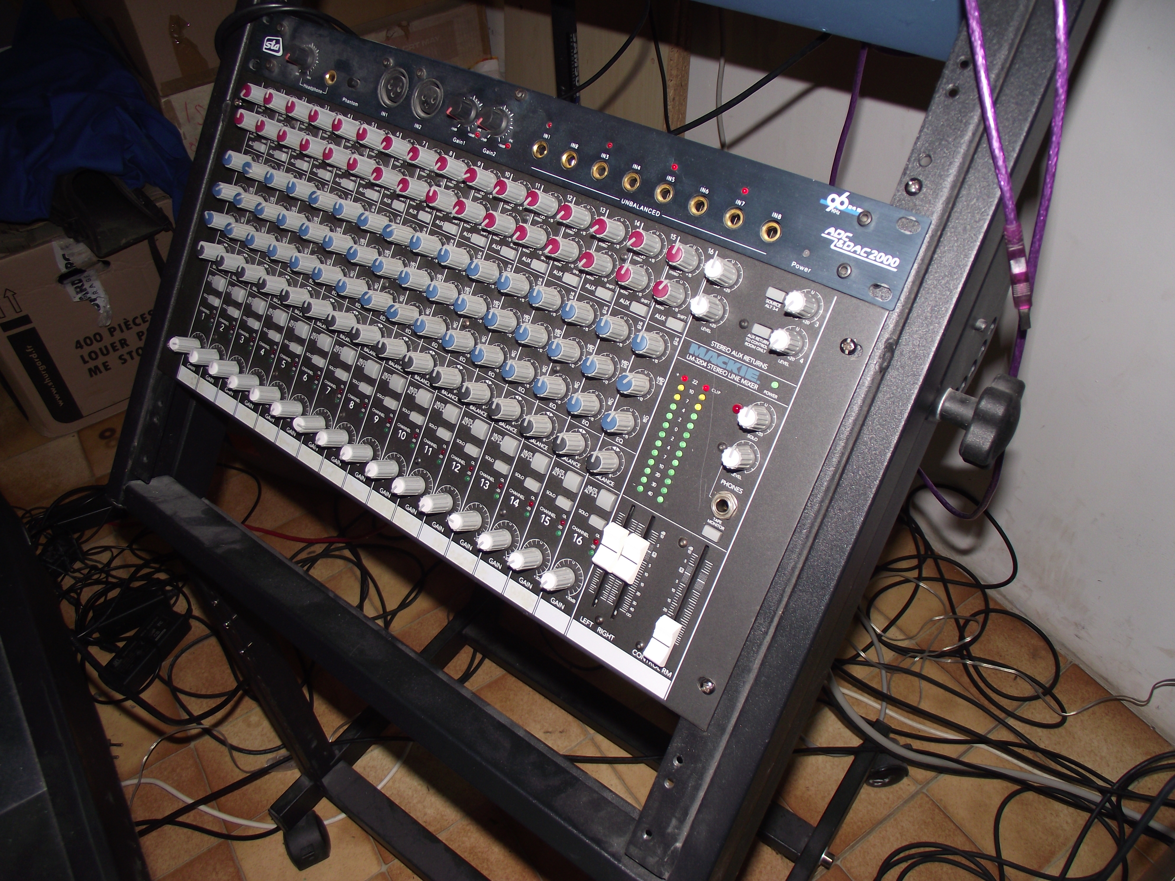 Mackie LM-3204 image (#680138) - Audiofanzine