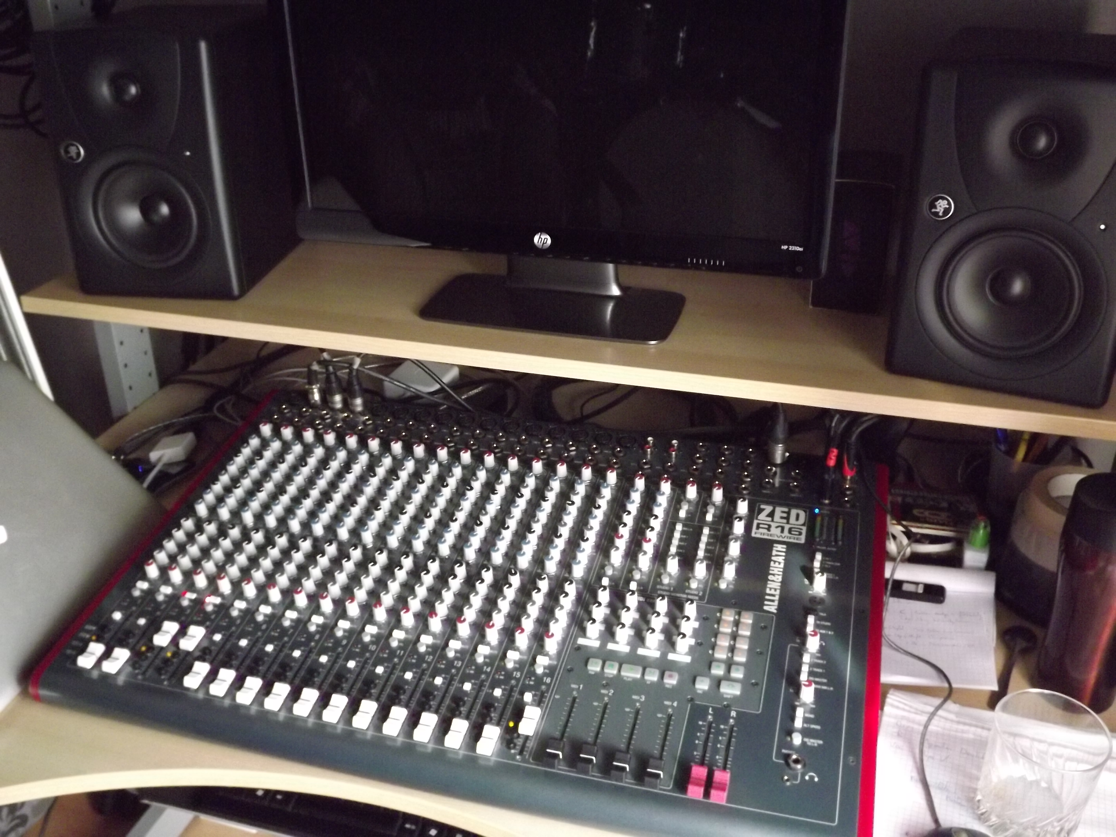 Mackie MR5 image (#599583) - Audiofanzine