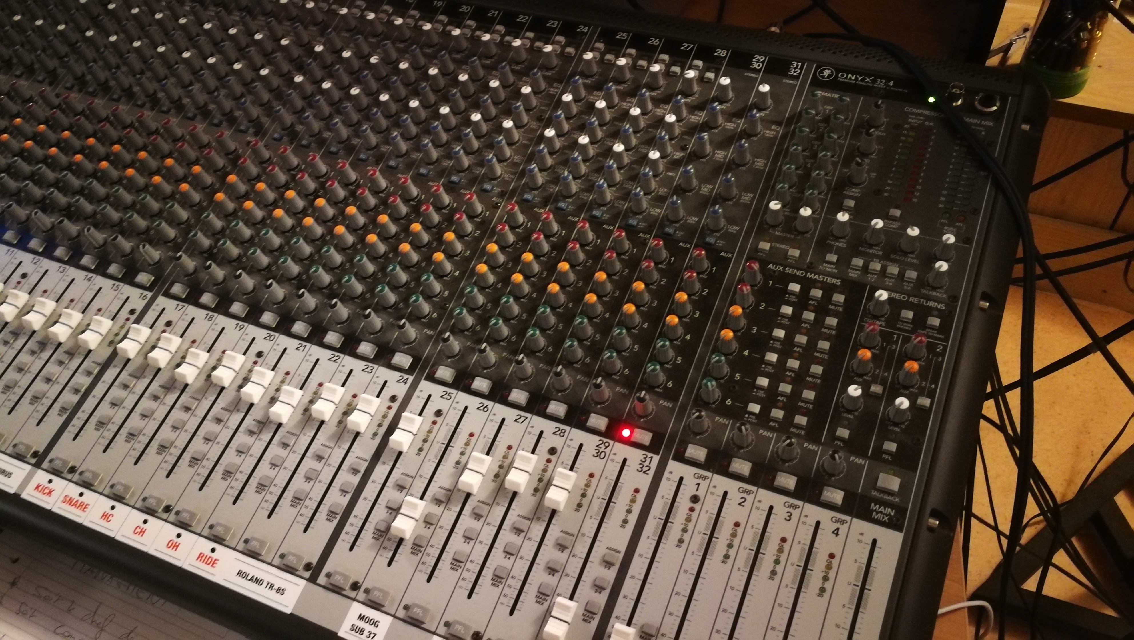 Onyx 32.4-Bus - Mackie Onyx 32.4-Bus - Audiofanzine