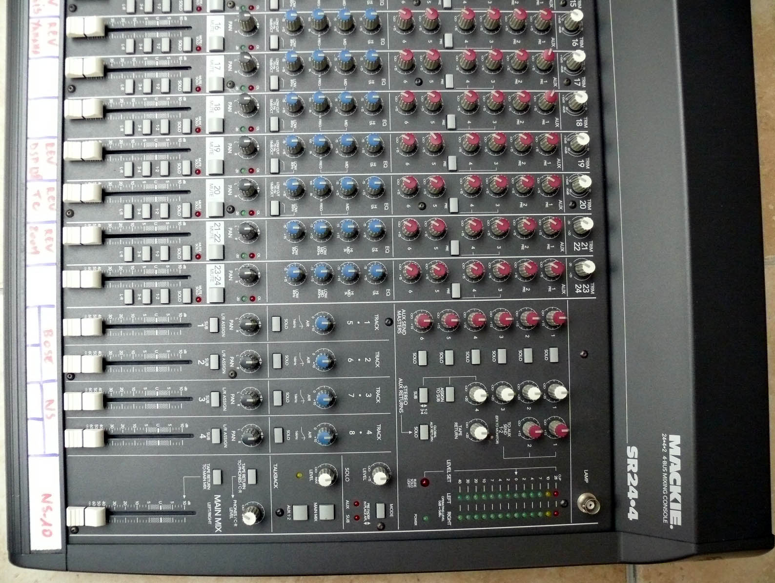SR 24.4 VLZ - Mackie SR 24.4 VLZ - Audiofanzine
