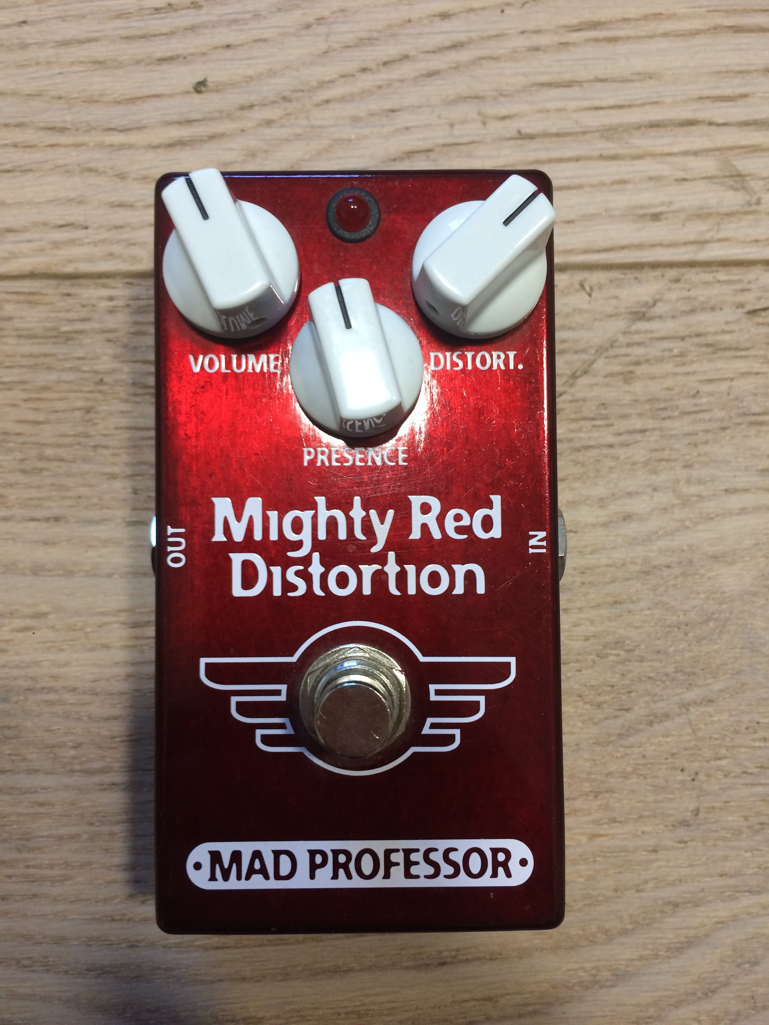 Mighty Red Distortion - Mad Professor Mighty Red Distortion - Audiofanzine