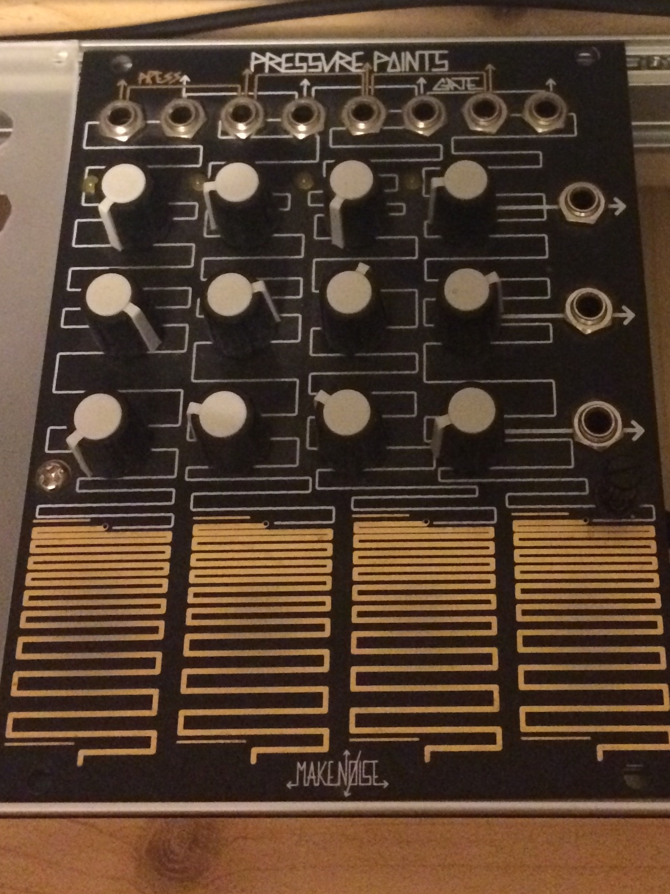 PRESSURE POINTS - Make Noise Pressure Points - Audiofanzine