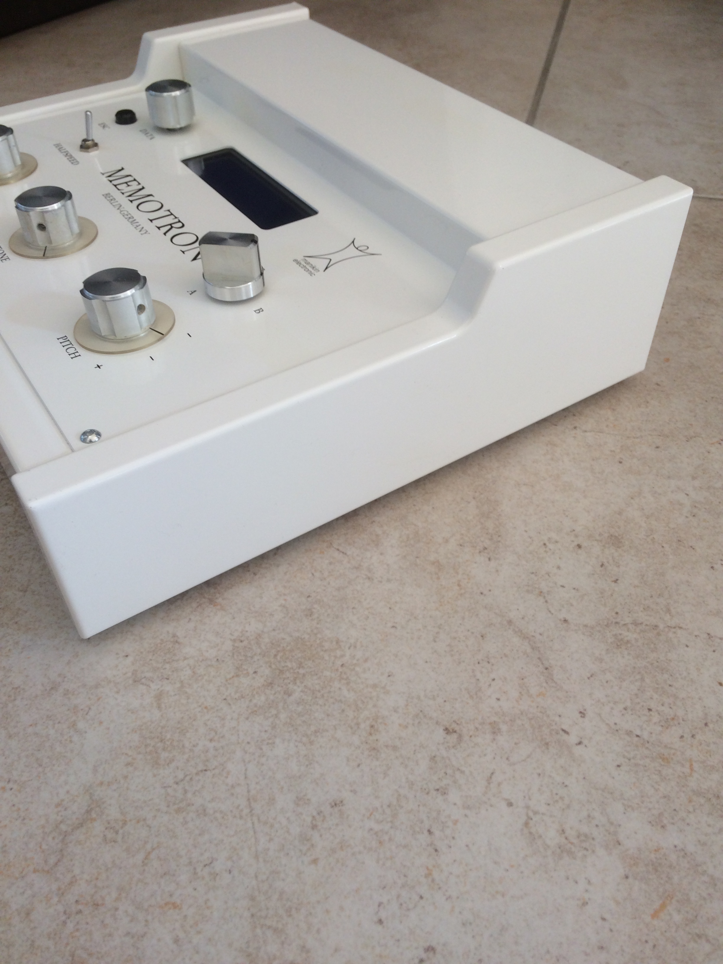 Memotron m2d - Manikin Electronic Memotron m2d - Audiofanzine