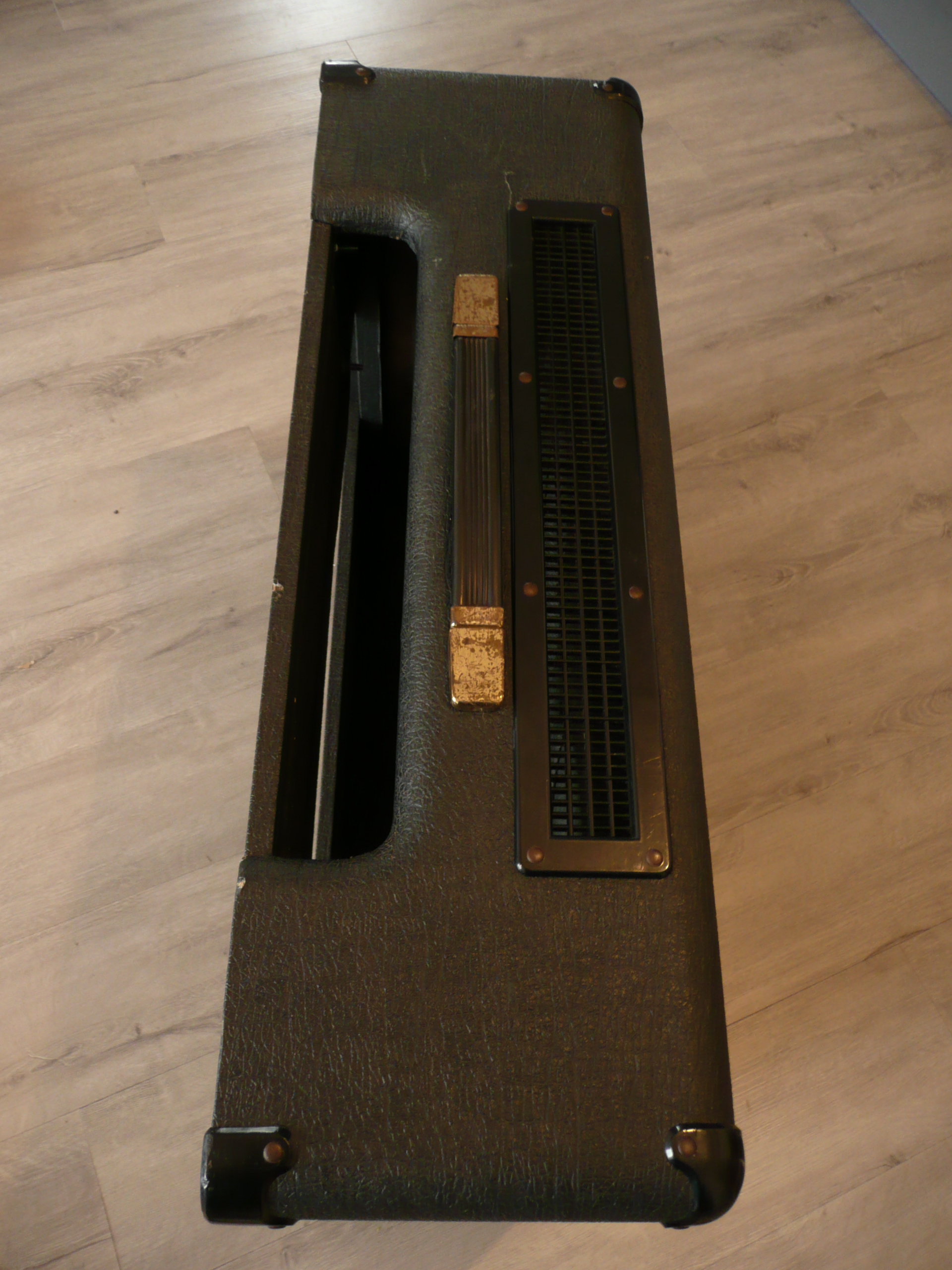 2104 JMP Master Volume Lead [1976-1981] Marshall - Audiofanzine